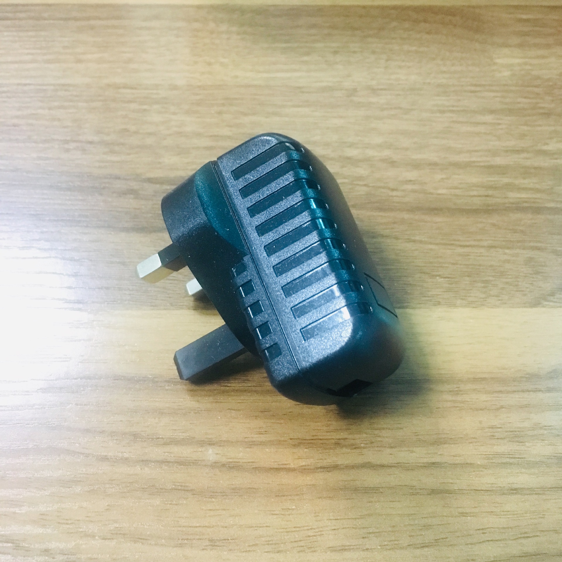 供应5V1A 英规电源适配器 带线充电器 5W 过CE认证 数码相框电源采购价格、怎么样、行情市场-CCEE选品中心