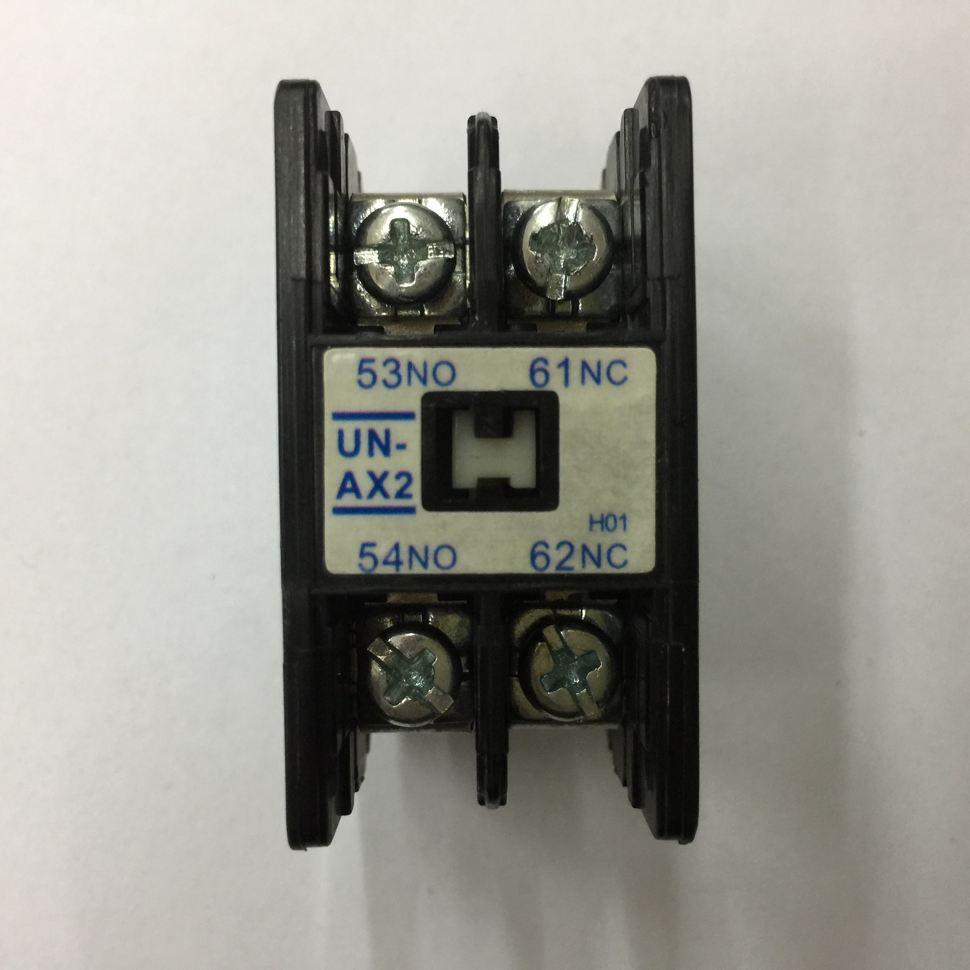 原装正品UN-AX2接触器1开1闭辅助触头触点-阿里巴巴