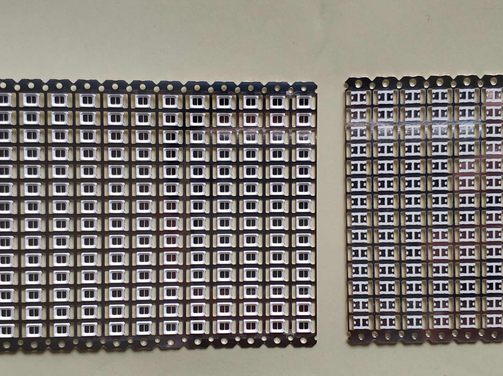 厂家供应SMD2835对等支架 2835倒装红铜PCT支架-阿里巴巴