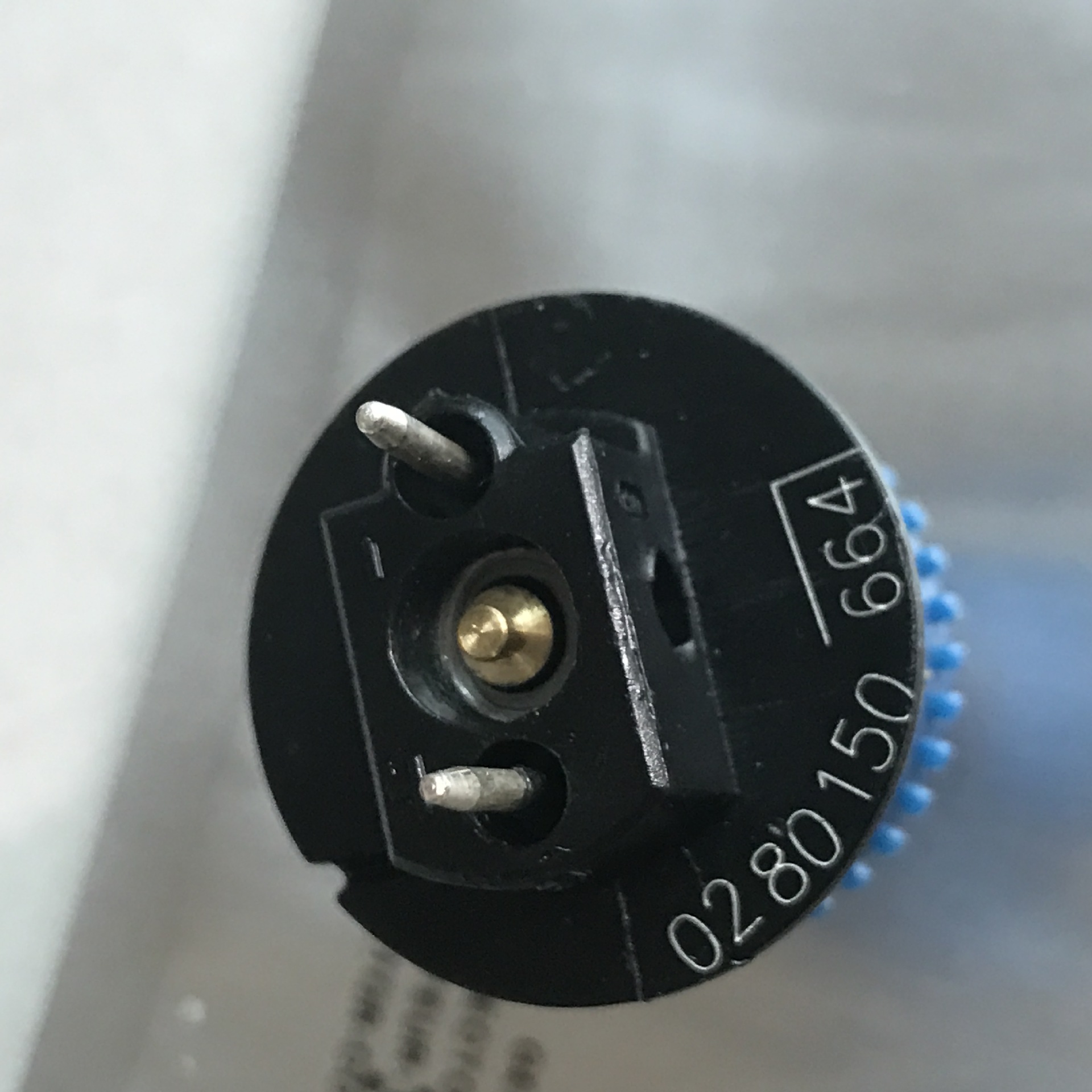 7701035320 适用于FIAT Uno RENAULT R19 - Clio 1.4喷油器-阿里巴巴