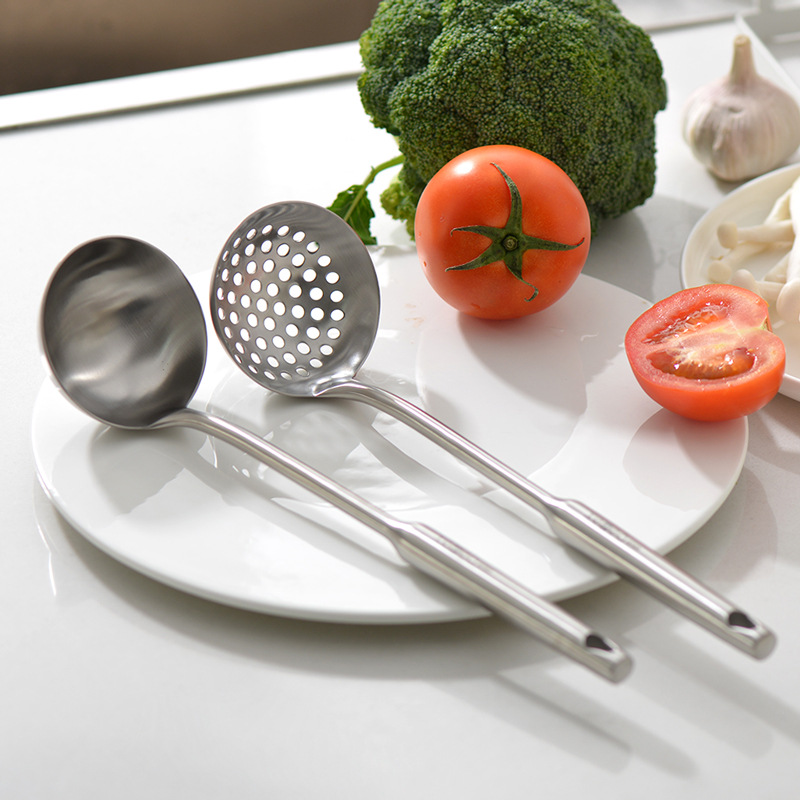 304 stainless steel spoon hot pot soup spoon leaky spoon hollow handle ...