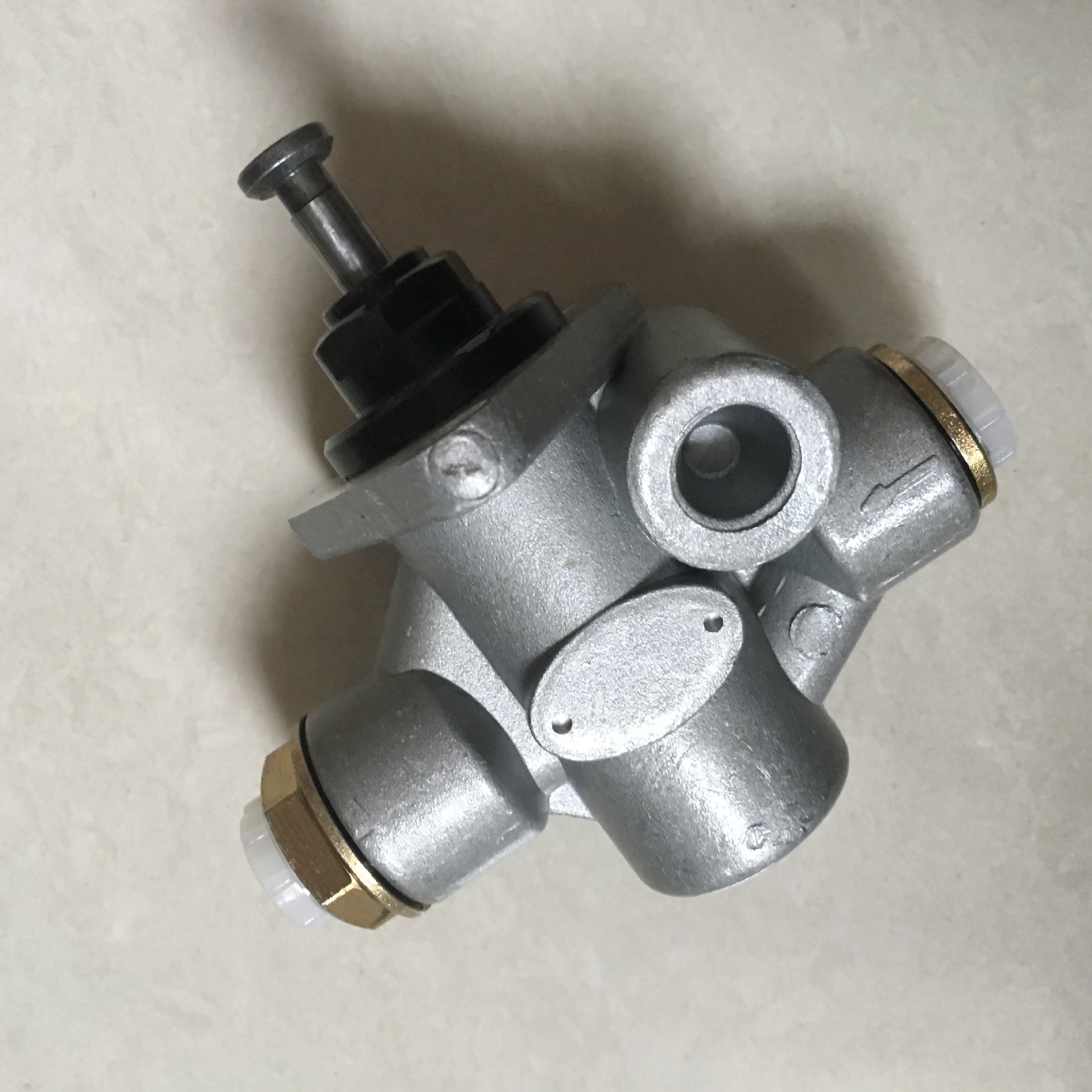 NAVISTAR车型铝输油泵手油泵 0440008134 / 0 440 008 134-阿里巴巴