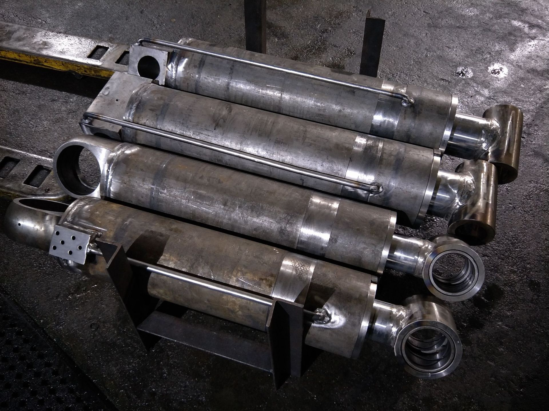 供应特种车油缸机械配件优质工程机械配件厂家-阿里巴巴