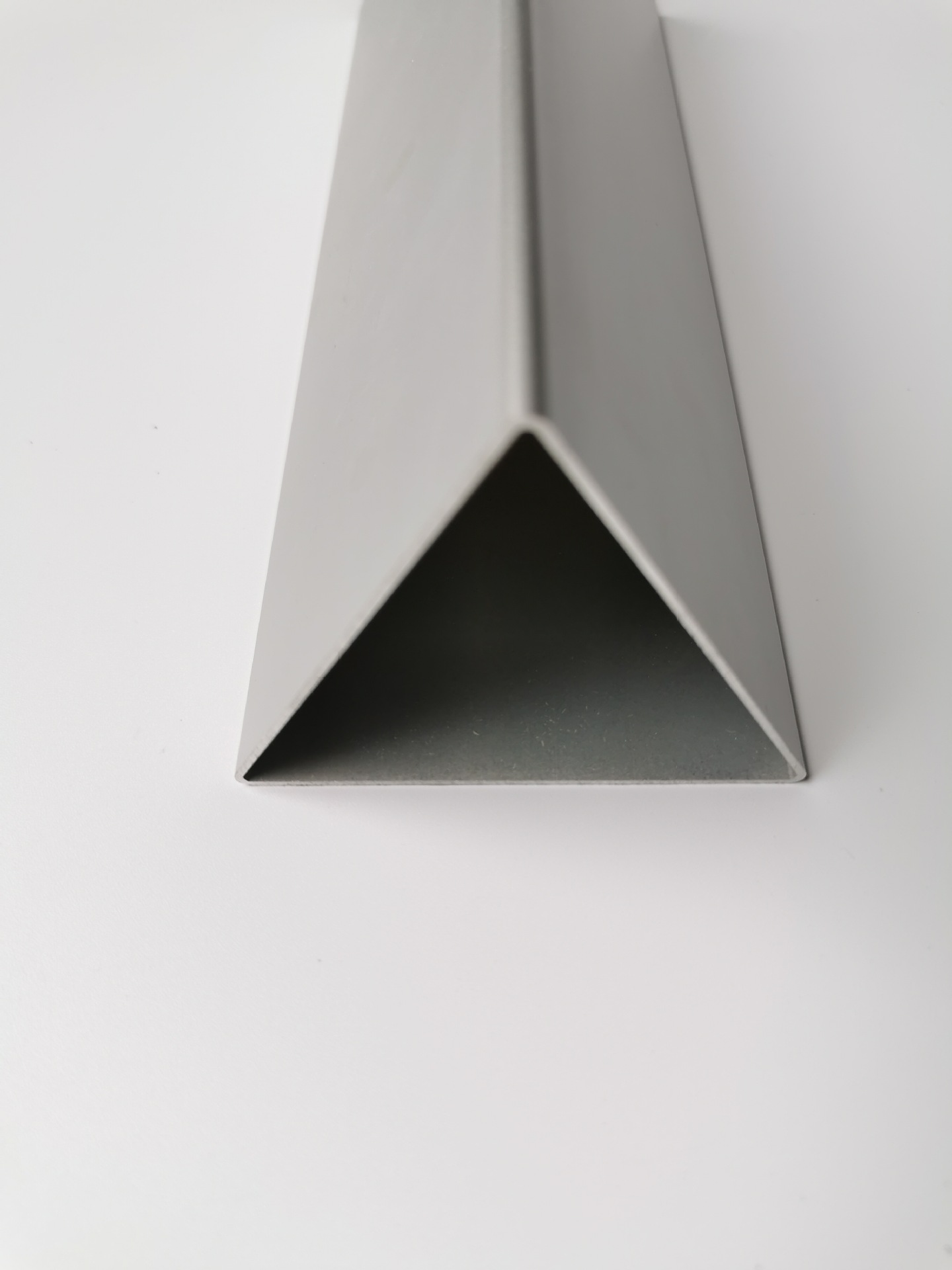 铝管80*80*80三角型铝型材 加工铝型材氧化激光刻字 三角形铝合金-阿里巴巴