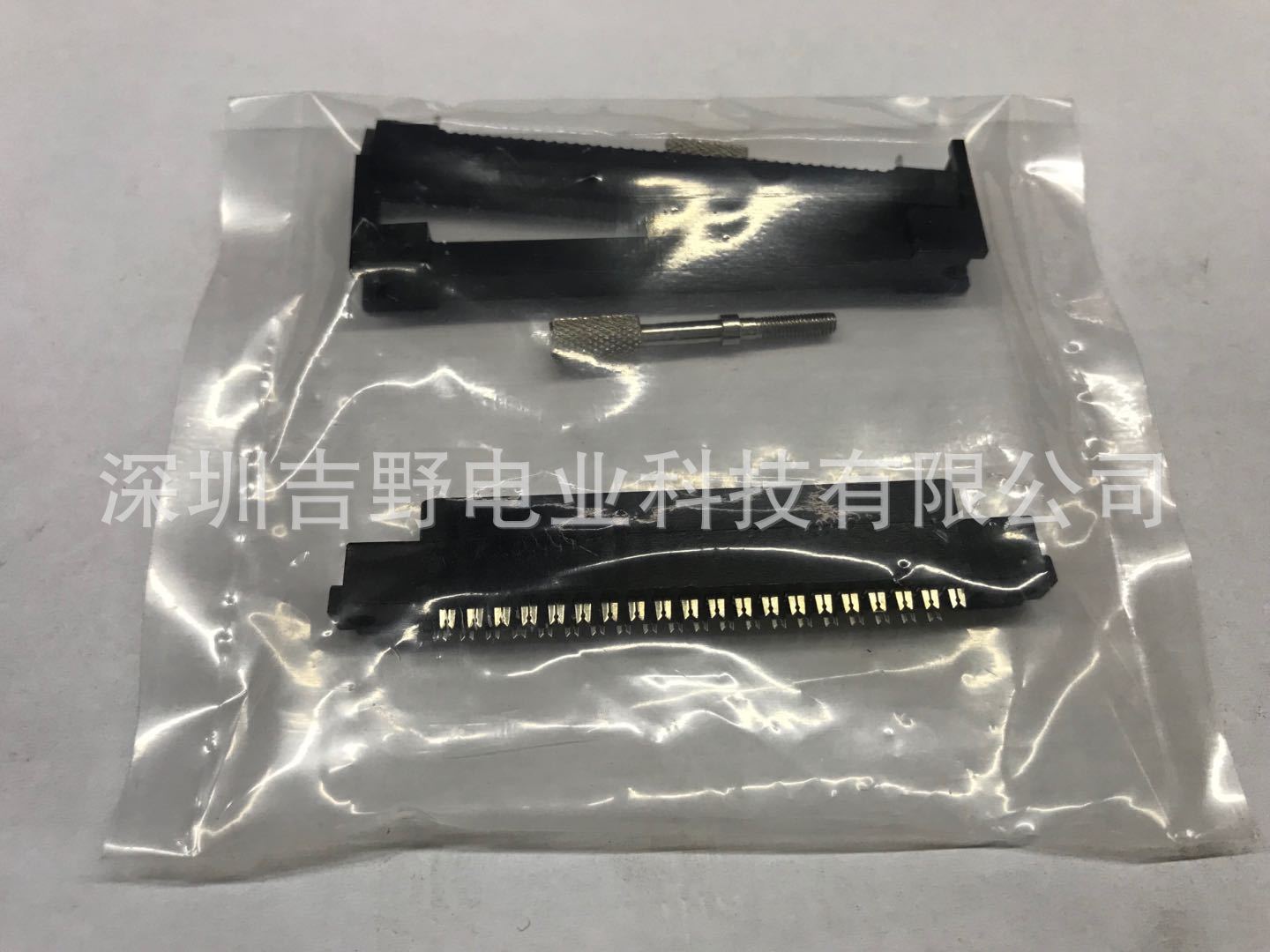 FCN-367J040-AU A6CON3三菱PLC40针连接器C500-CE403 40P压接式-阿里巴巴