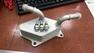 适用09-15别克2.0T/LDK君威君越机油滤芯座机油散热器12639409-阿里巴巴