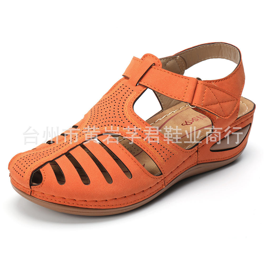 New 2020 retro women's sandals cross border anti slip hollow beach ...