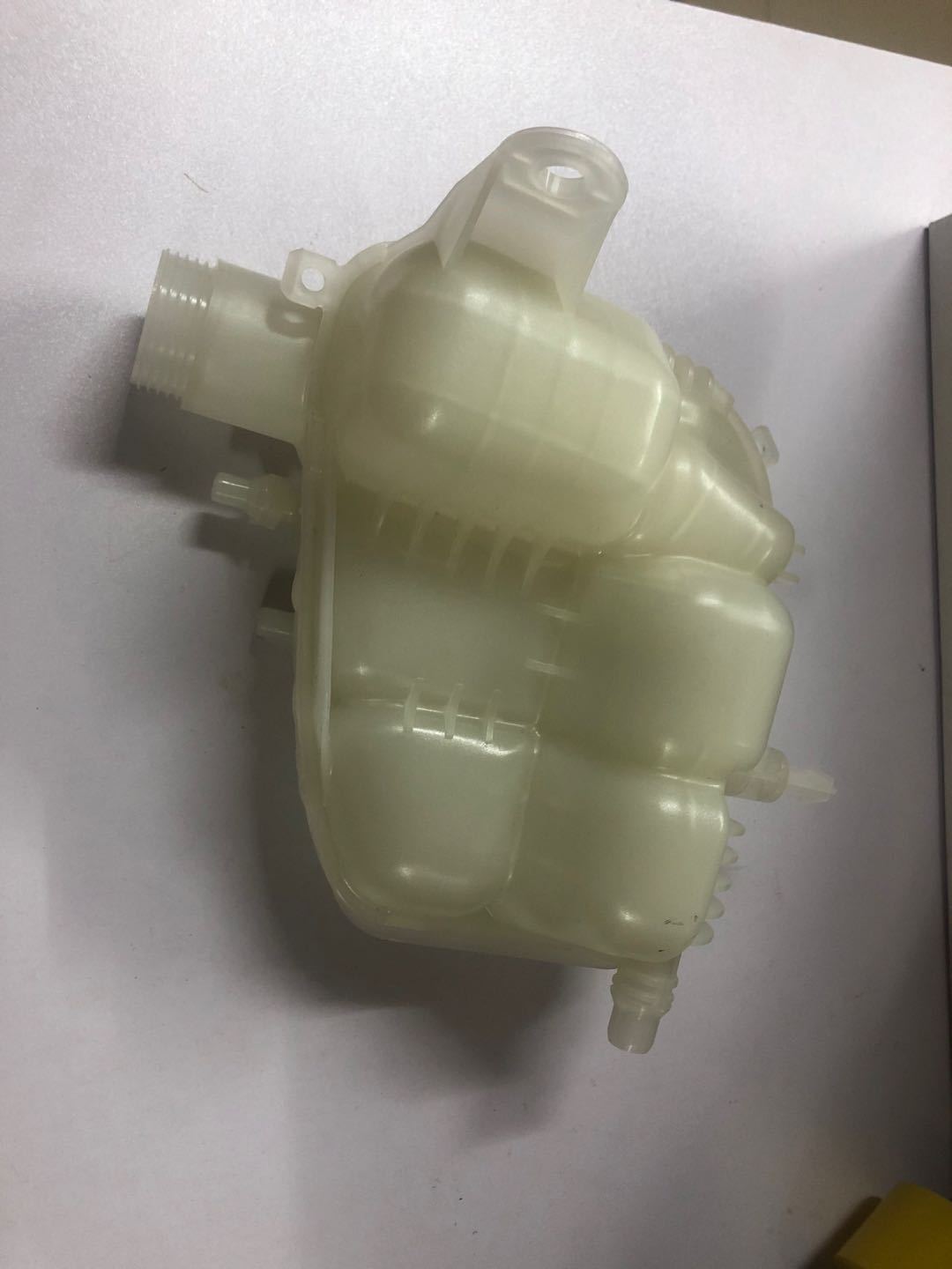 汽车副水箱膨胀副水壶 适用于宝马F45F49F54 17137617362-阿里巴巴