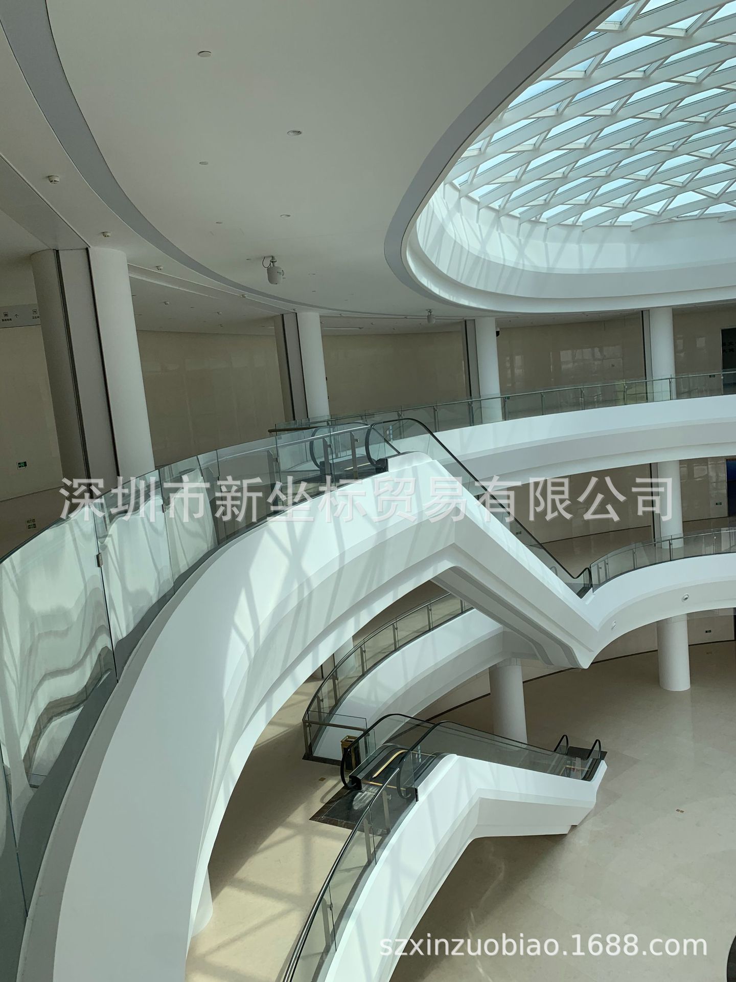 商场中庭栏杆高度规范,_大山谷图库