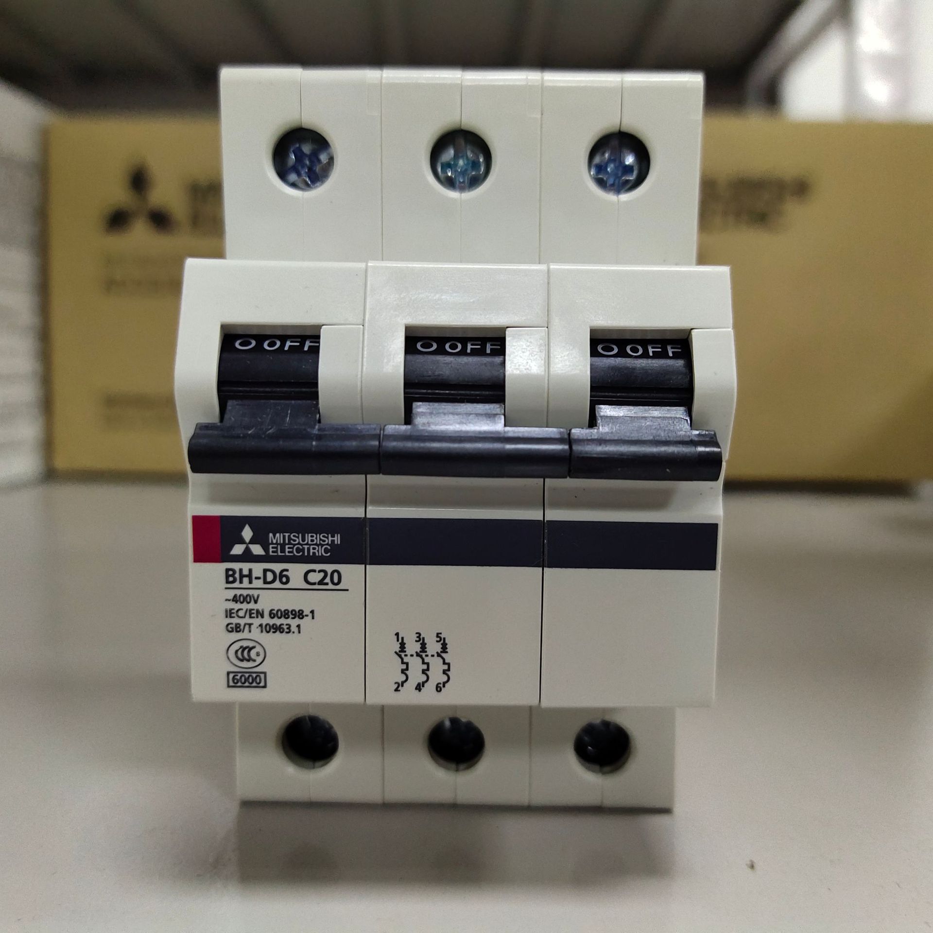 库存Mitsubishi原装SD-N220 DC24V 2A 2B-阿里巴巴