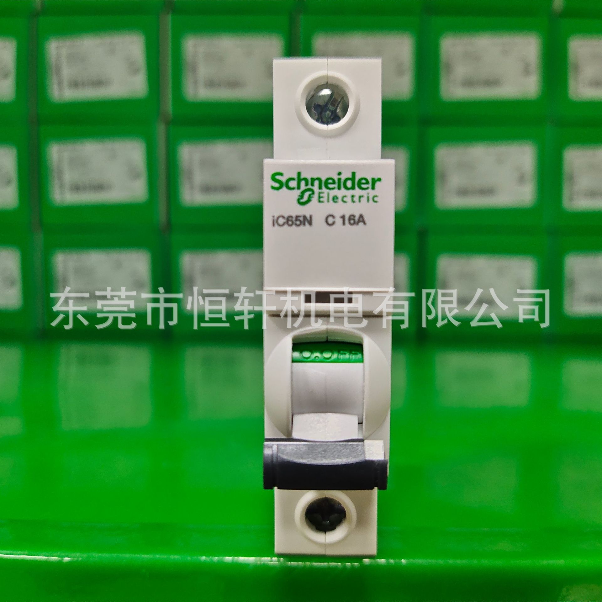 Schneider 导轨插座EA9X316 参数:2P+E | 16A | 250VAC 原装-阿里巴巴