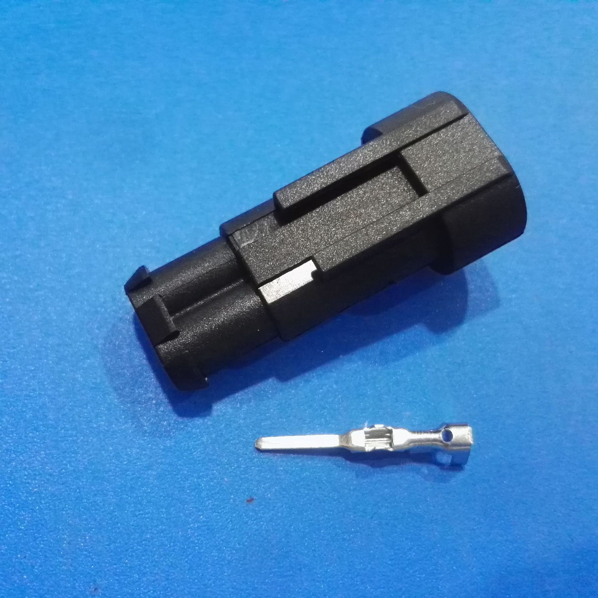 DJ7021Y-1.8-21 DJ7021-1.5-21 泰科AMP282080-1 2P汽车连接器-阿里巴巴