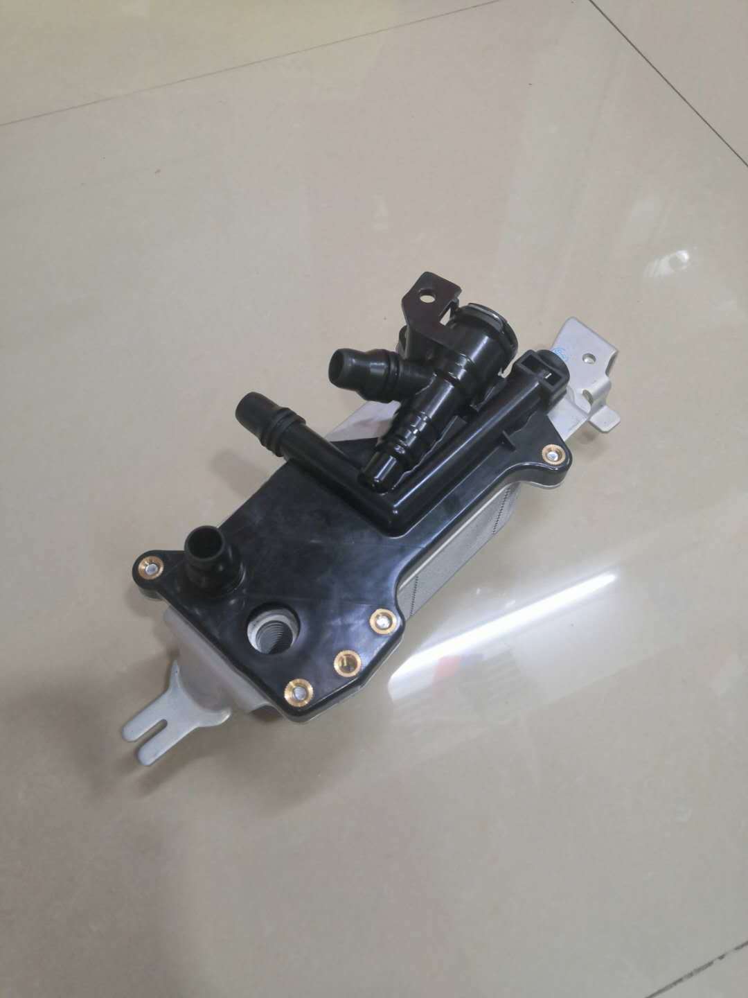 适用于宝马F07F10F11F01F02F03 机油冷却器 17217638580 带节温器-阿里巴巴