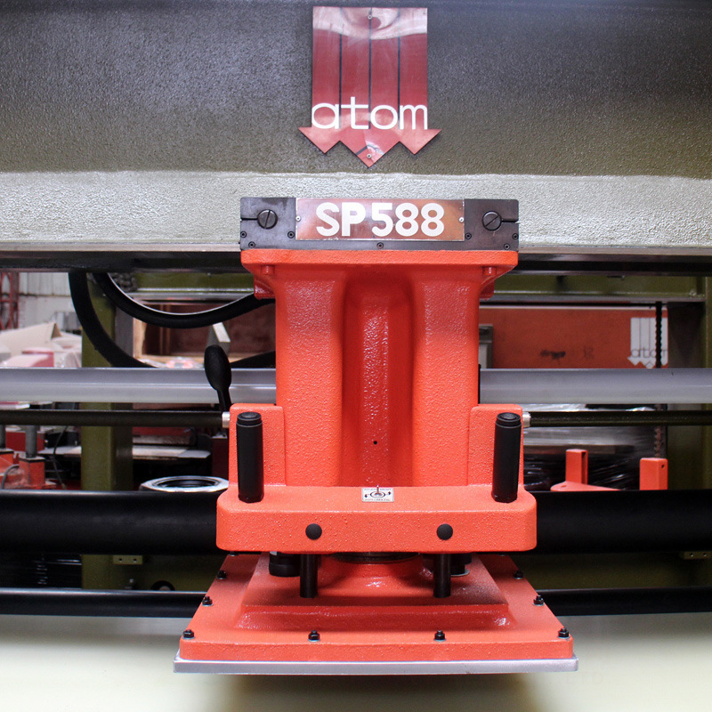 源头厂家皮革液压平面裁断机龙门裁断机阿通Atom SP588二手翻新-阿里巴巴