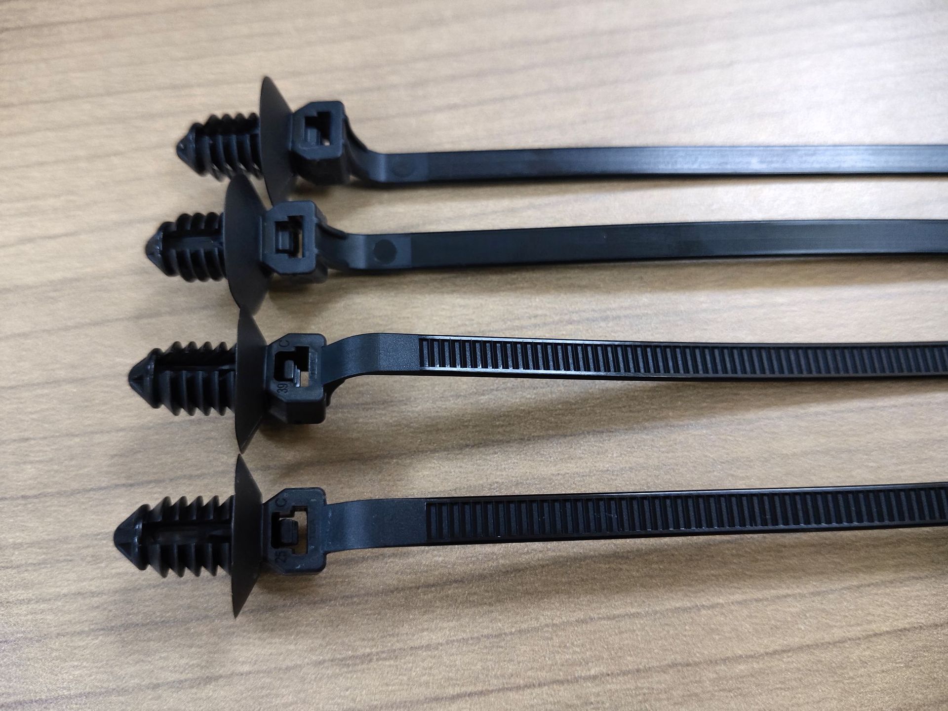 157-00185扎带hellermanntyton海尔曼太通耐电缆线扣螺柱卡扣绑带-阿里巴巴