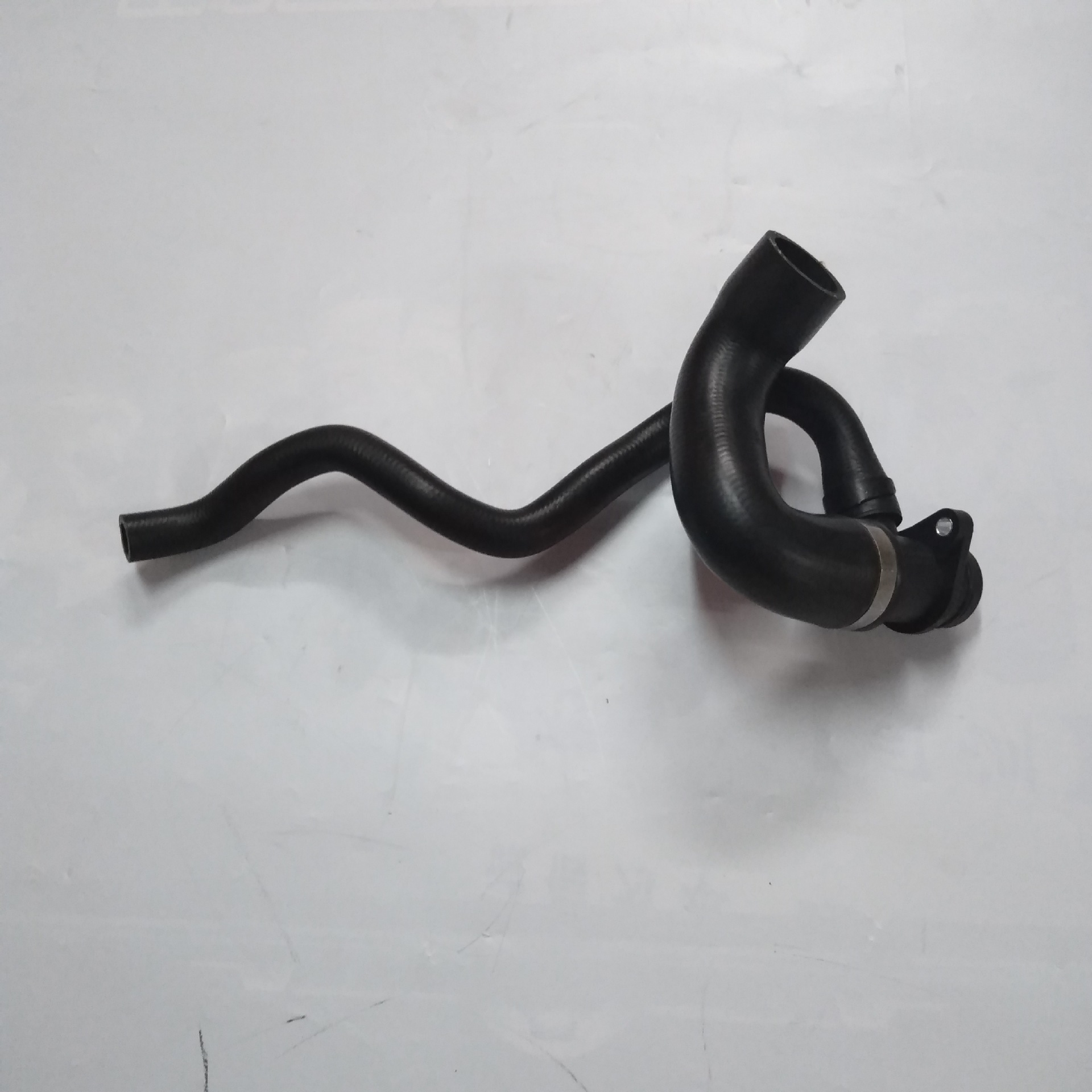 适用于宝马1 3 5系F10 F20 F30发动机冷却液水 软管11537639998-阿里巴巴