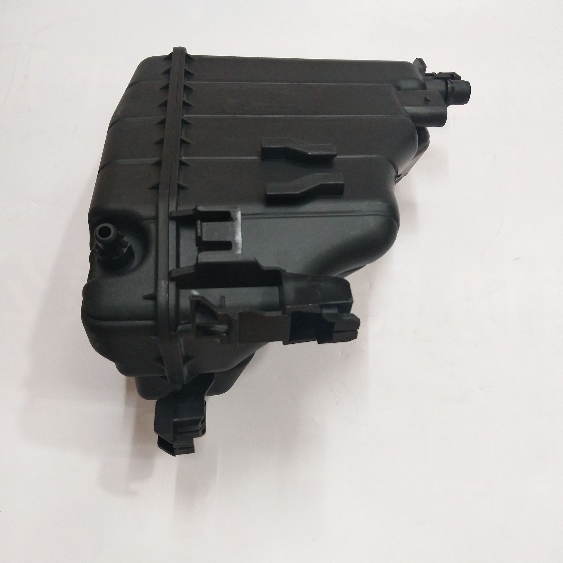 汽配零部件适用于宝马G30 G31 G38 G11 G12 膨胀水箱 17138610656-阿里巴巴