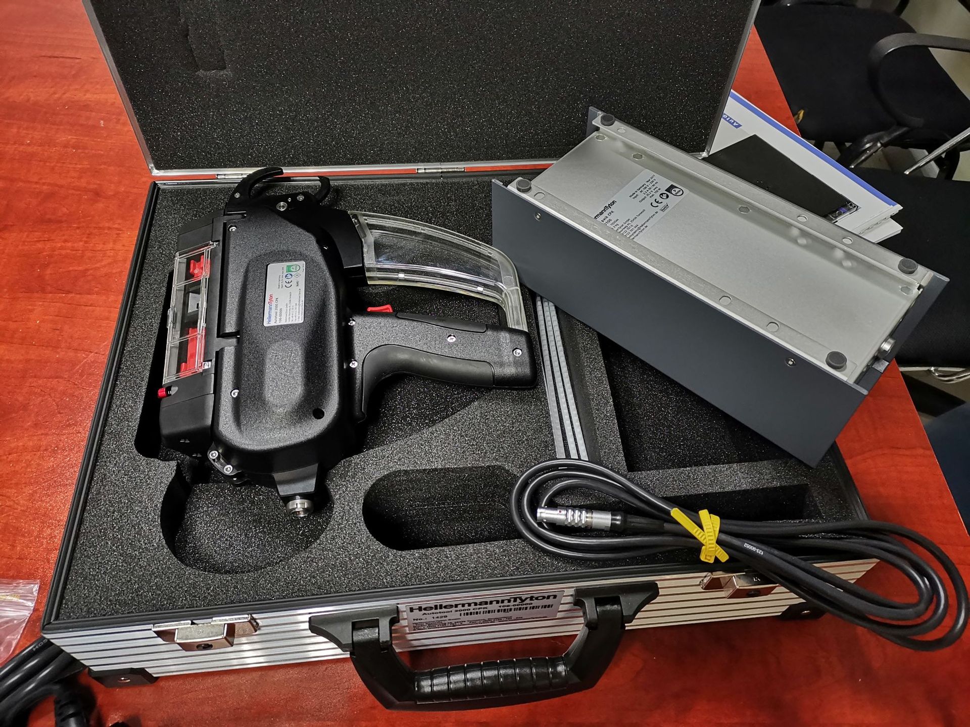 德国进口全自动扎带枪AT2000 CPK海尔曼太通束线枪扎带工具紧线枪-阿里巴巴