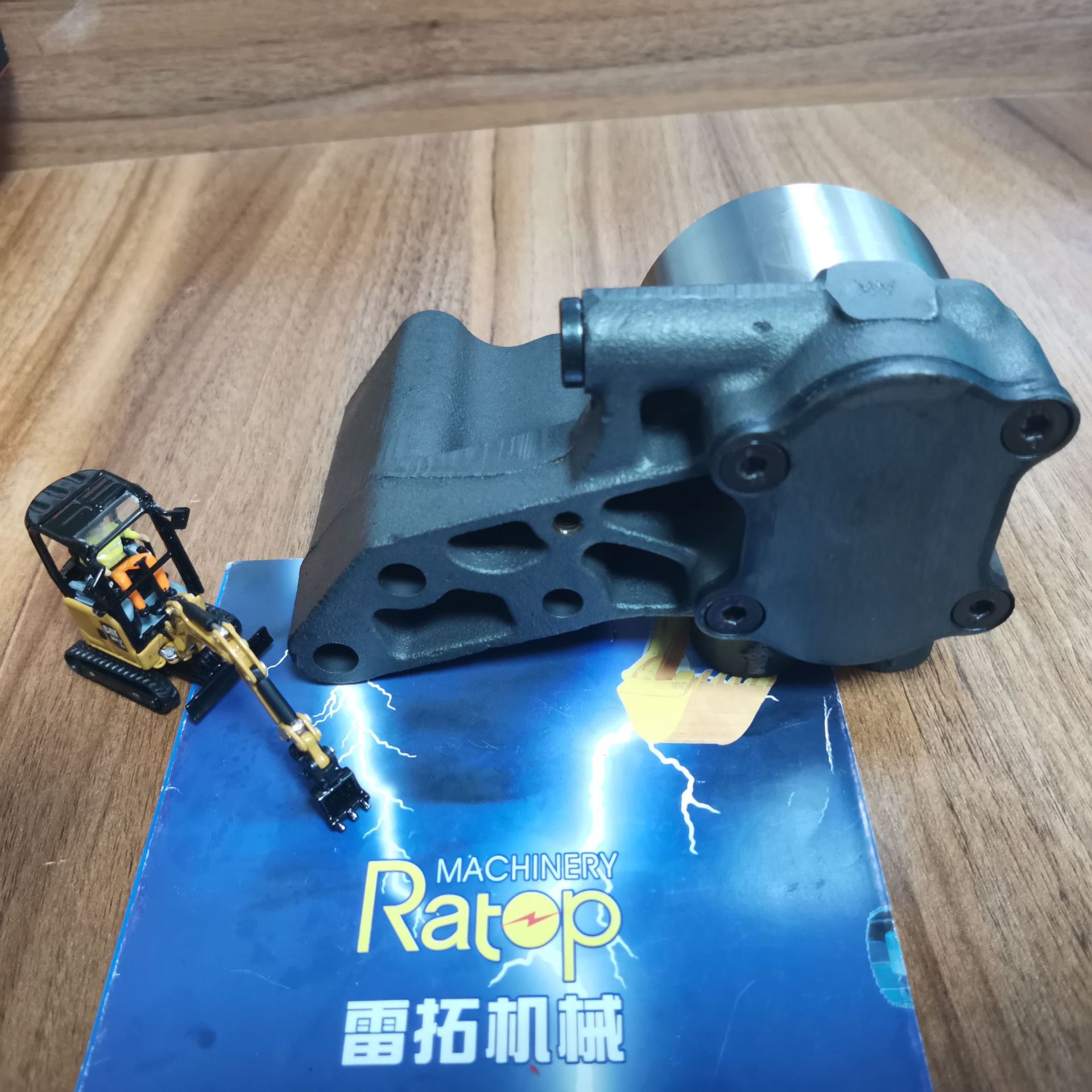 挖掘机装载机配件输油泵 4297075 21019945 22905123 04514751-阿里巴巴