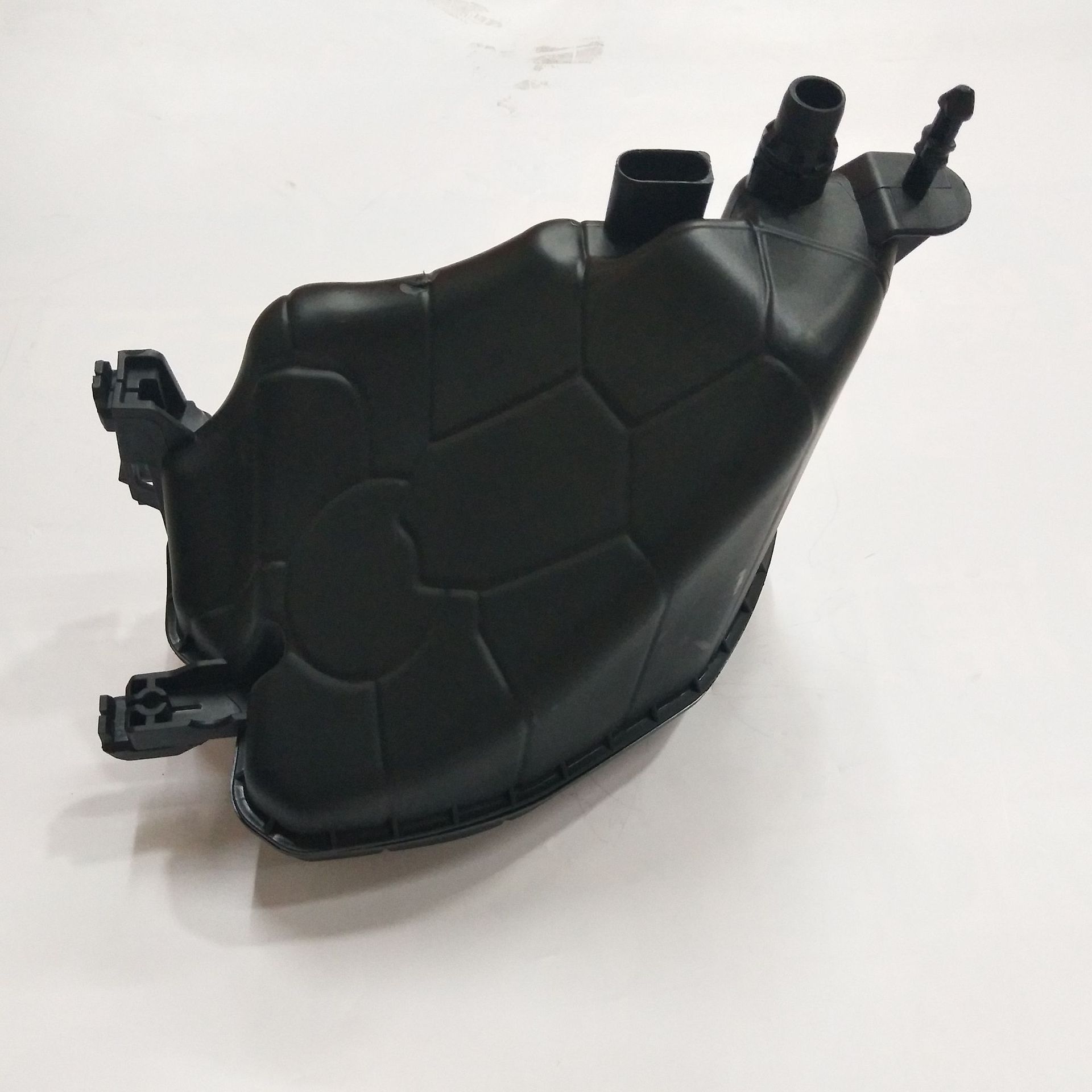 汽配零部件适用于宝马G30 G31 G38 G11 G12 膨胀水箱 17138610656-阿里巴巴