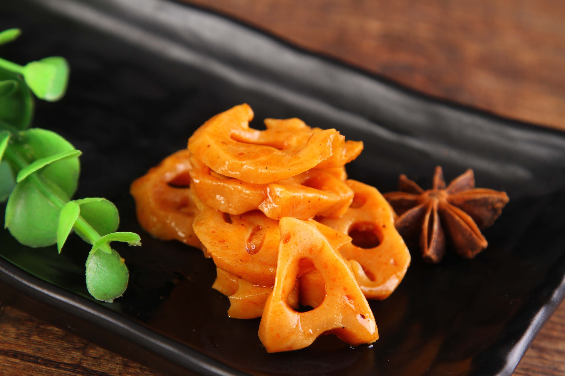 卤门家族藕片零食莲藕香辣黑鸭味26g*20袋盒装1元包超市食品批发-阿里巴巴