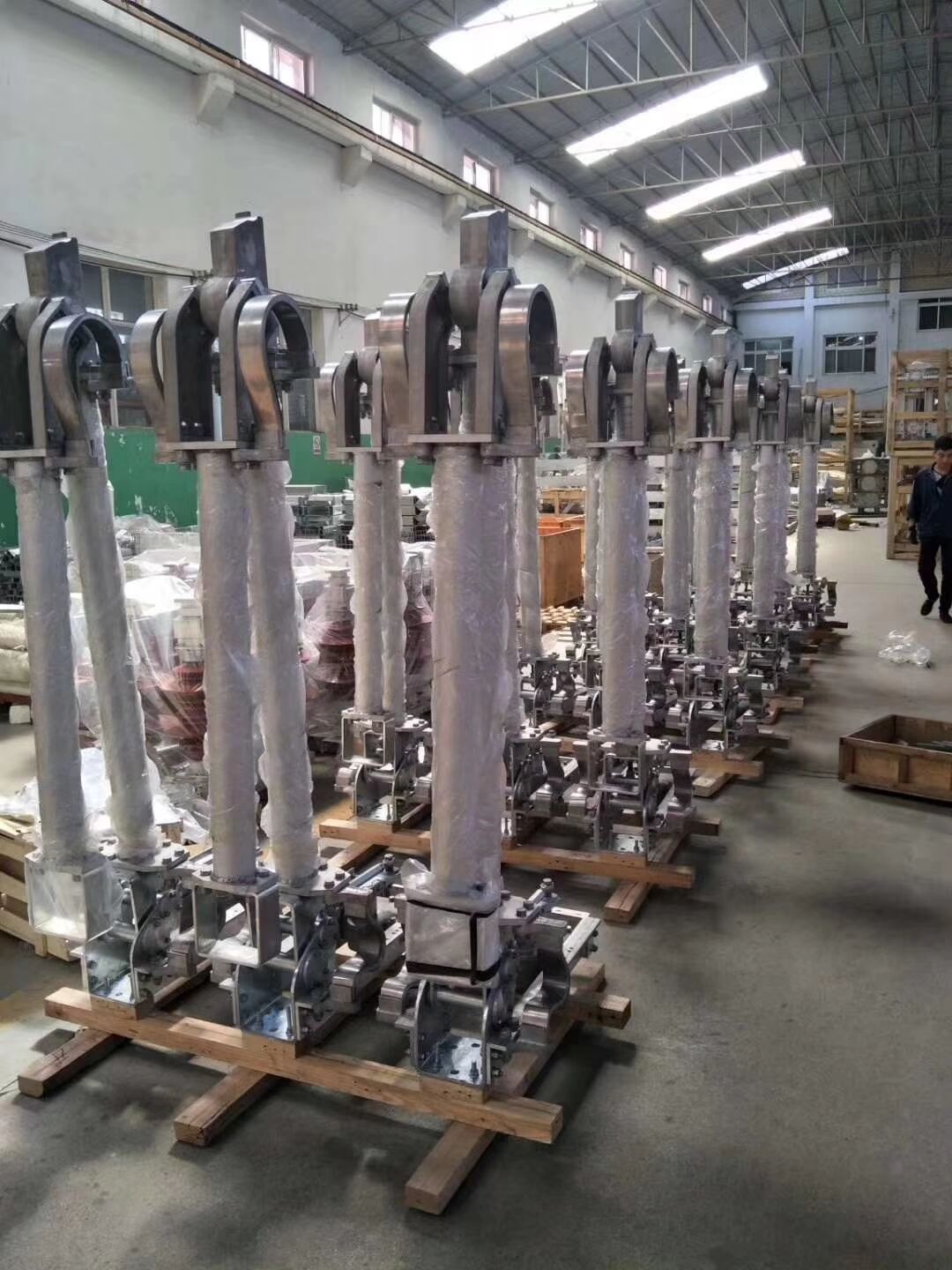 GW4-40.5DW/1250A户外高压隔离开关1250A柱上刀闸35KV手动接地-阿里巴巴