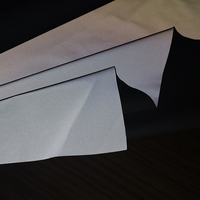 供应高亮反光布双肩背包耐磨亮银反光布料TC底斜切涤棉银色反光条-阿里巴巴