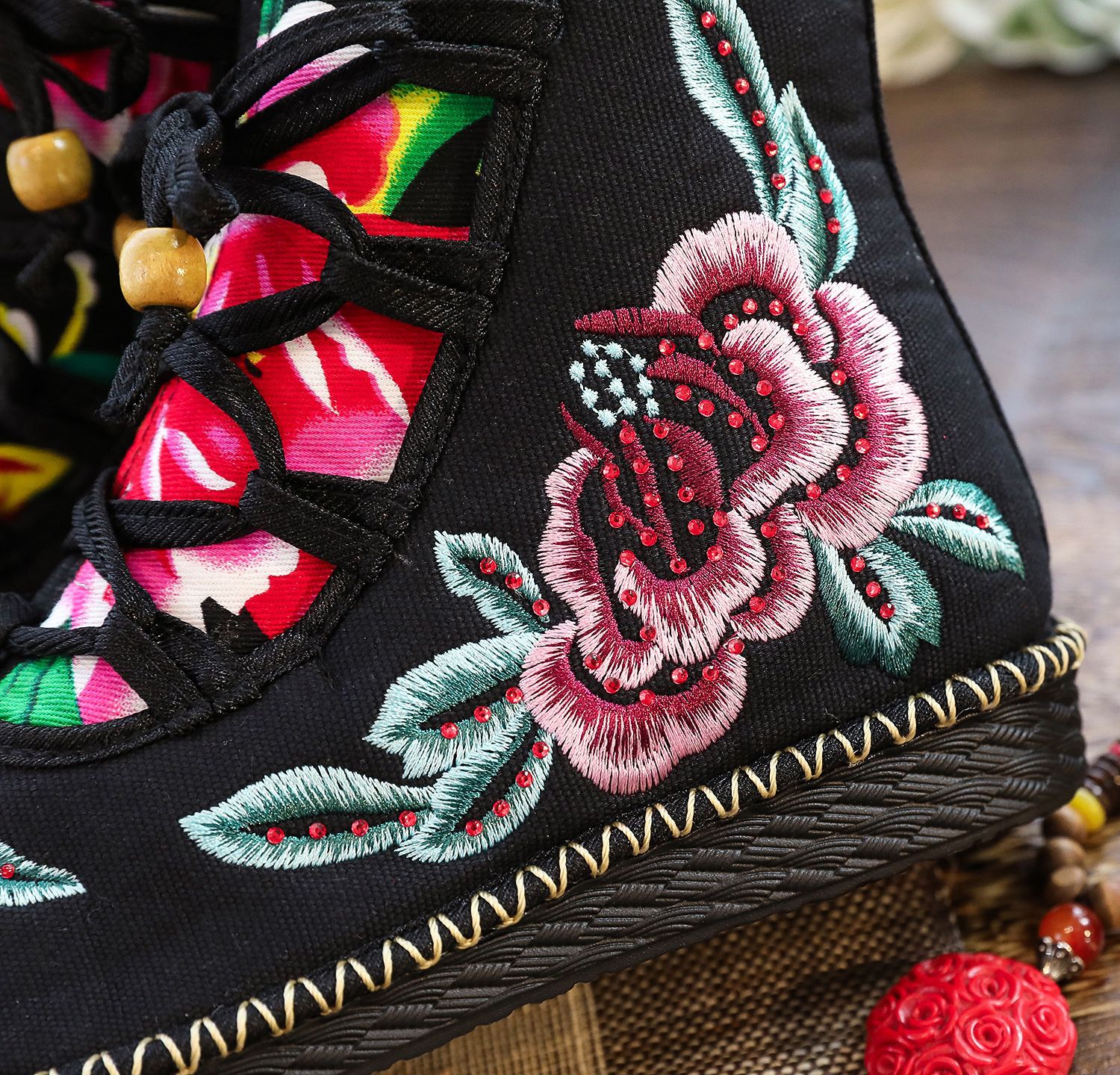 2020 Autumn and Winter Old Beijing Cloth Shoes Women's Embroidered ...