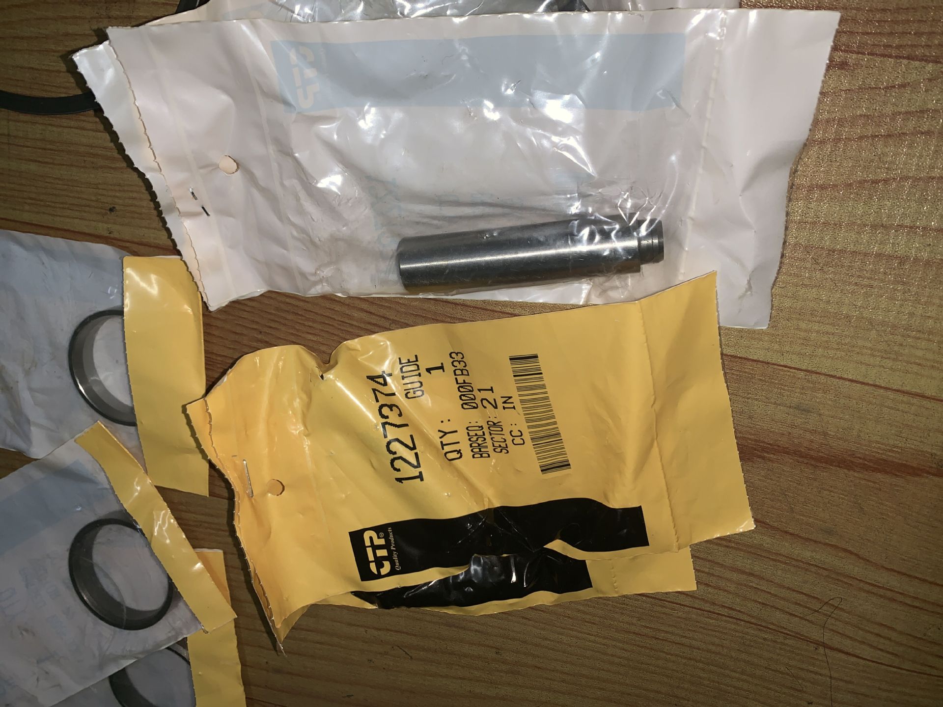 供应卡特彼勒3406柴油发动机气门导管122-7374-阿里巴巴