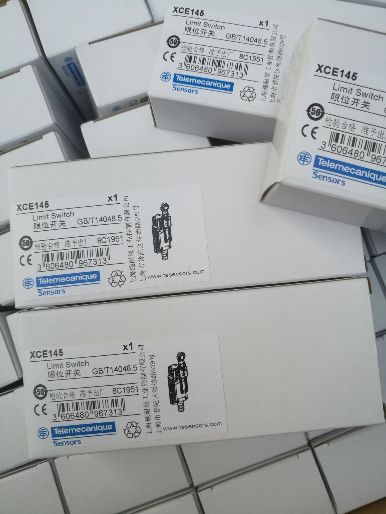 原装限位开关XCE145 XCE-145 XCE145C XCE-145C行程开关-阿里巴巴