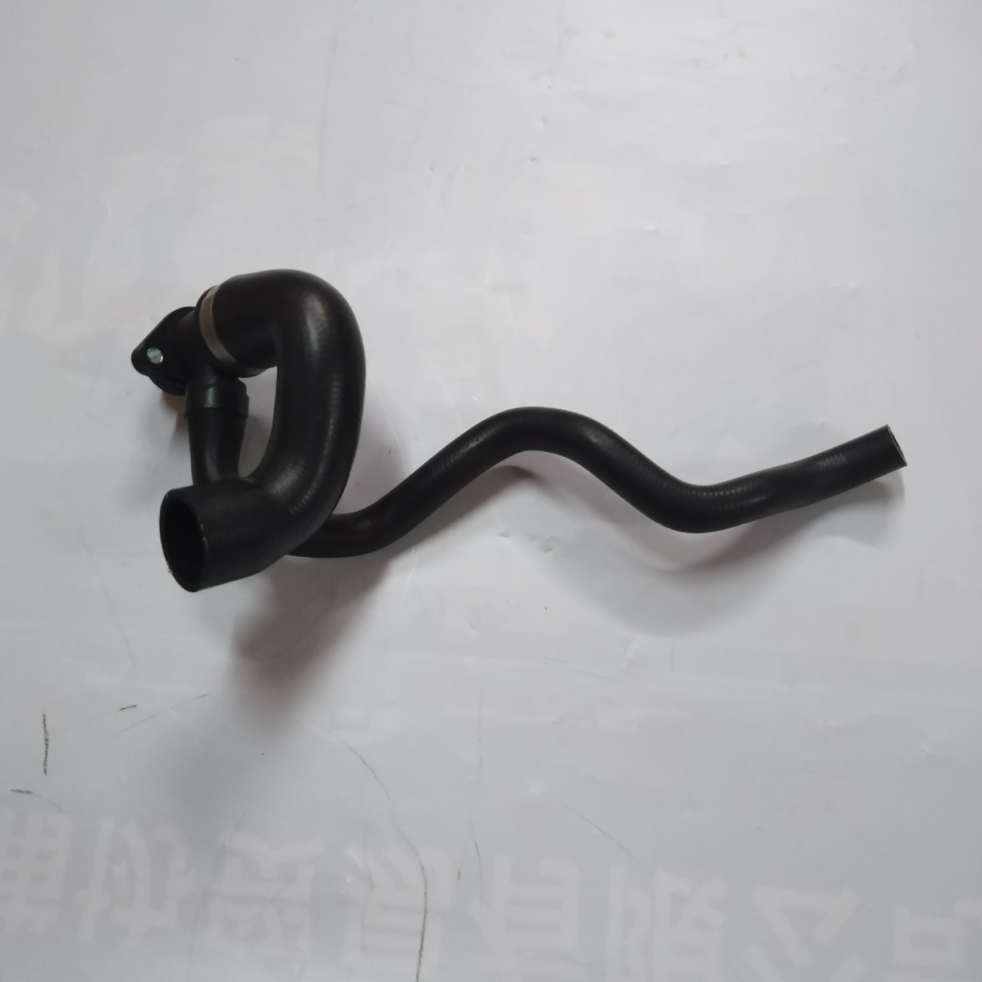 适用于宝马1 3 5系F10 F20 F30发动机冷却液水 软管11537639998-阿里巴巴