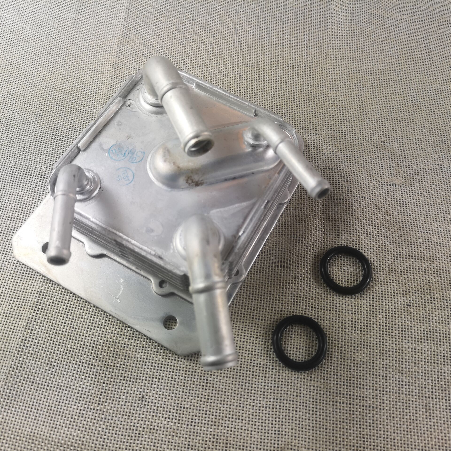 机油冷却器 机油散热器 21606-3VXOA 21606-28X0B 21606-3VX0A-阿里巴巴