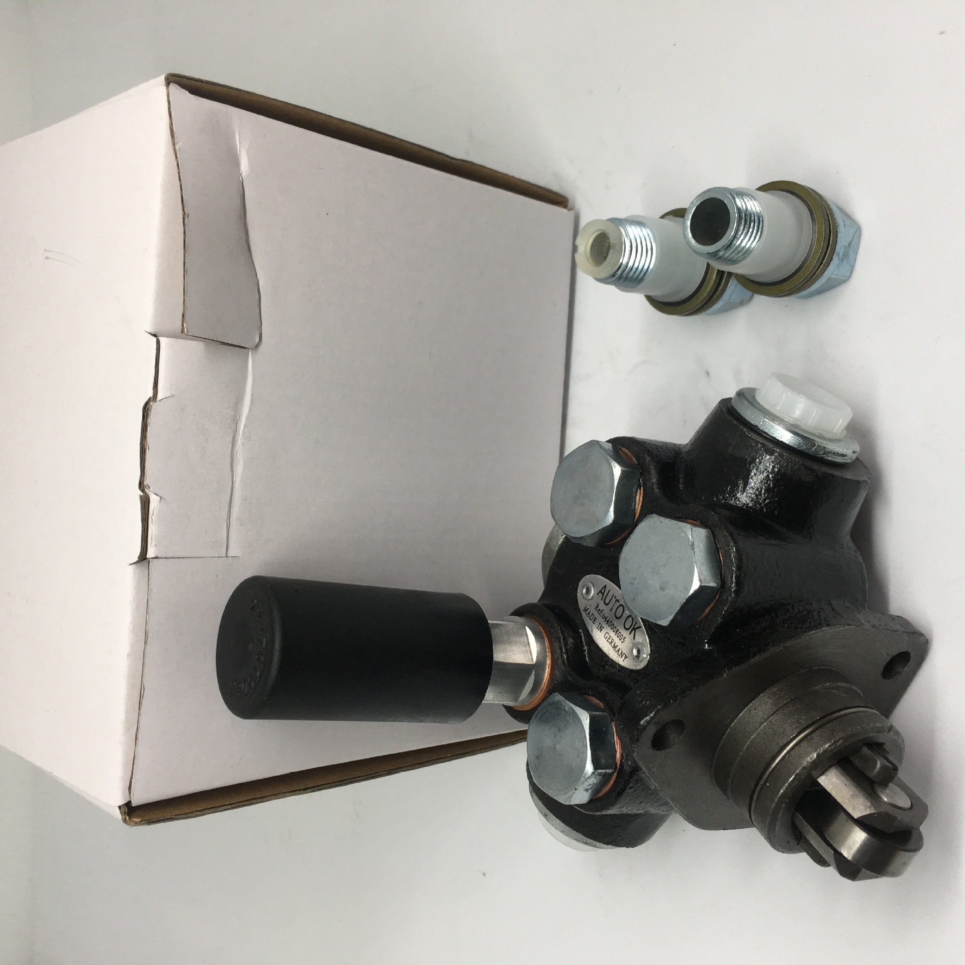 欧系重卡系列发动机配件四孔输油泵 0440008005-阿里巴巴