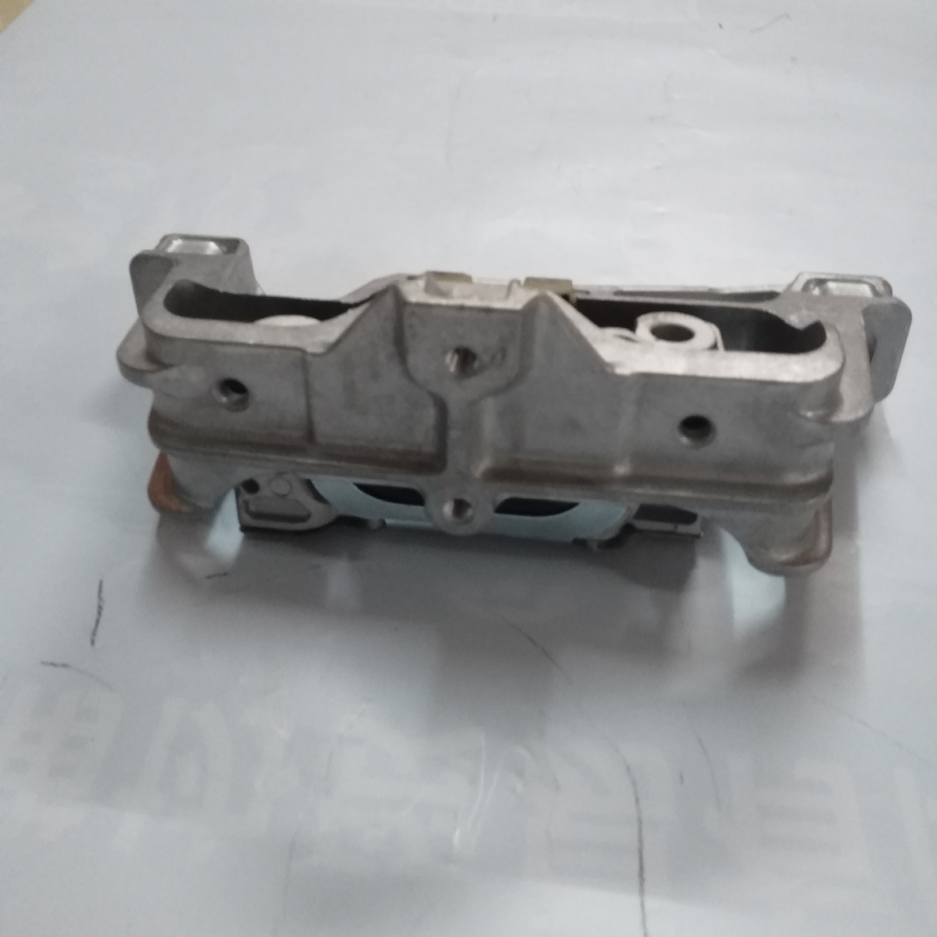 适用于奔驰CLA /GLA 发动机安装支架右前 2462401717-阿里巴巴