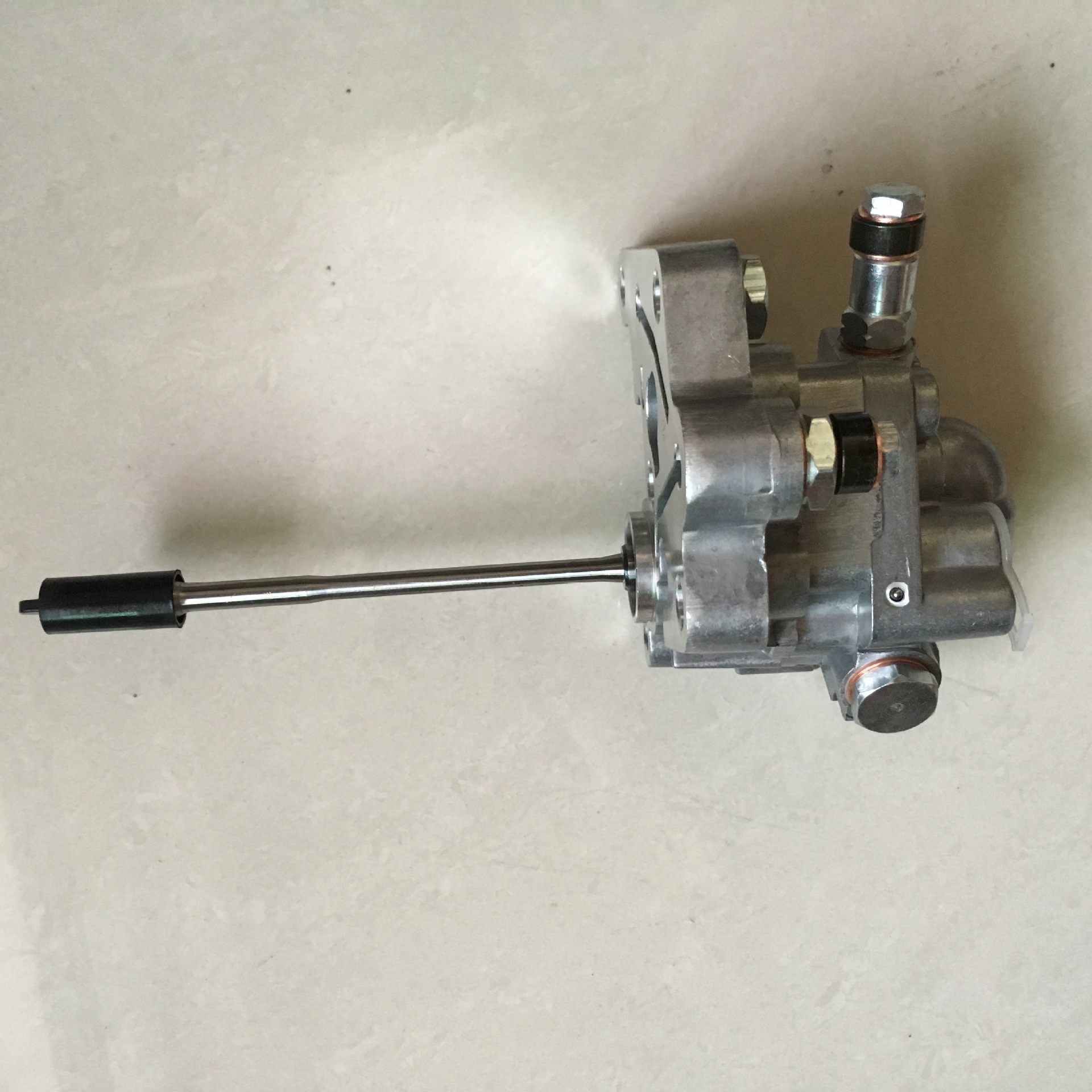 源头厂家欧系卡车欧三齿轮输油泵 20749646 齿轮泵 21067551-阿里巴巴