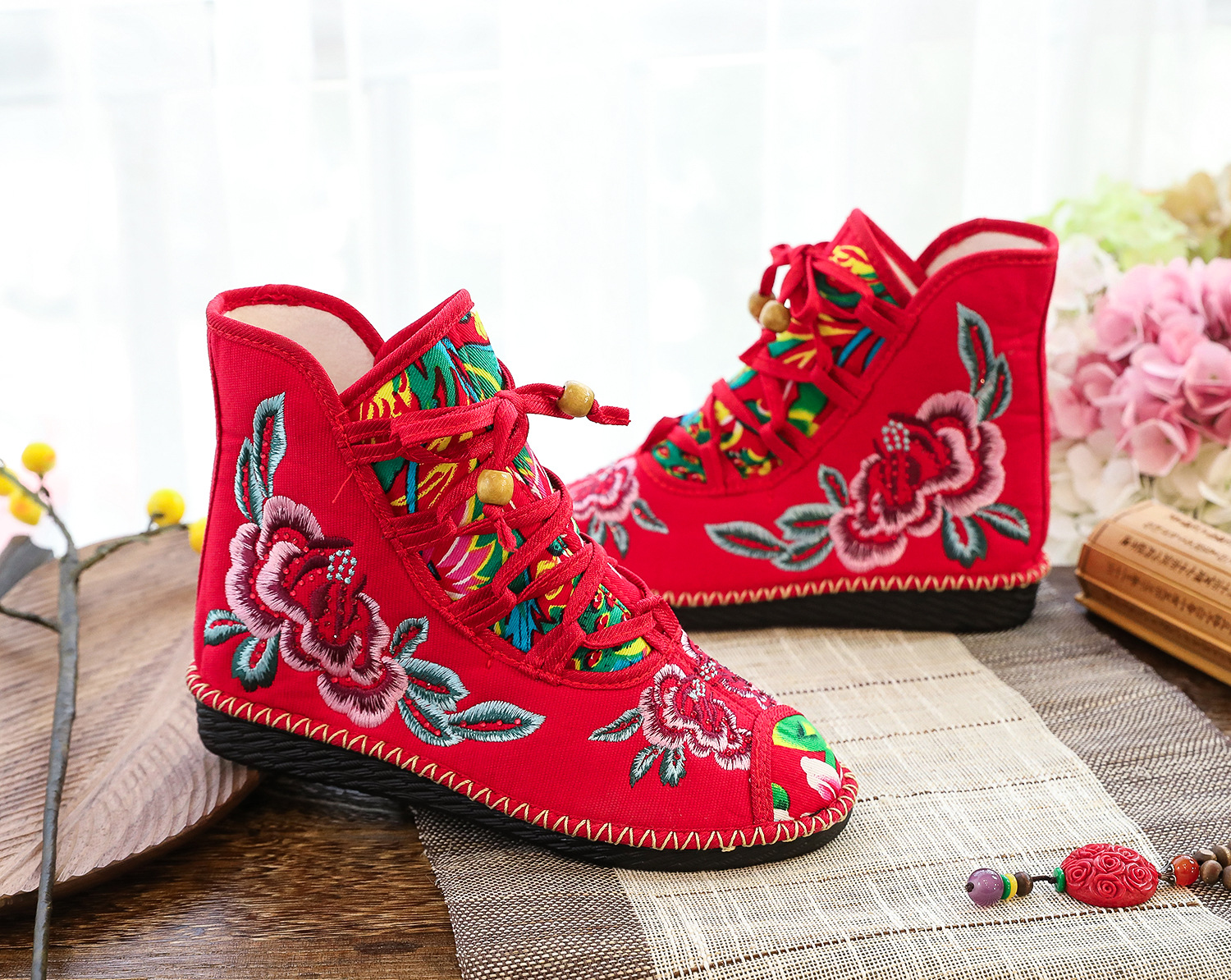 2020 Autumn and Winter Old Beijing Cloth Shoes Women's Embroidered ...