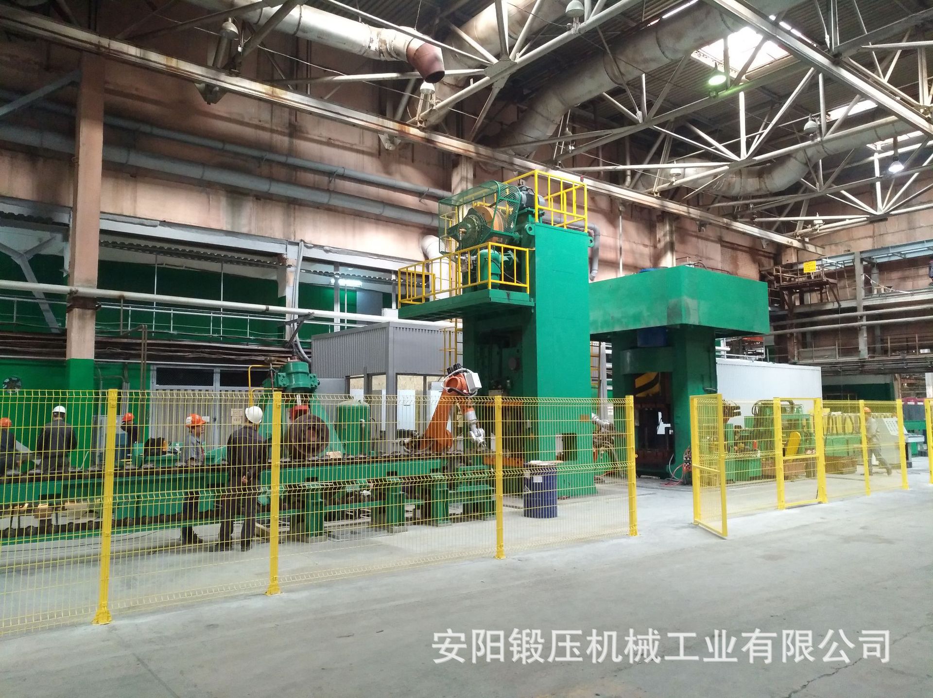 2500吨精密模锻锻造设备电动螺旋压力机大型精密模锻件锻造机械-阿里巴巴