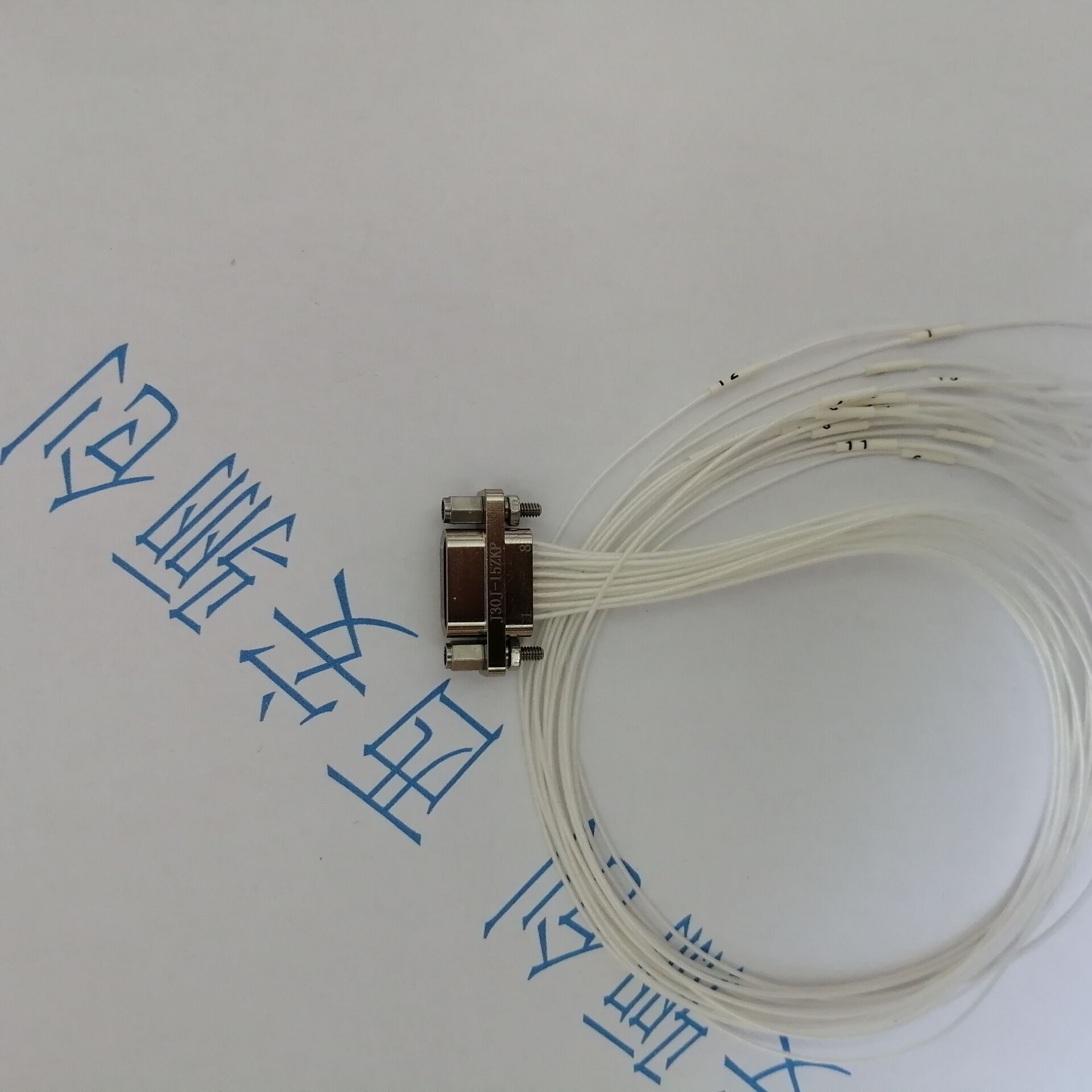 现货矩形连接器J30J-37ZKN-J-37芯印制板 插头插座 接插器件-阿里巴巴
