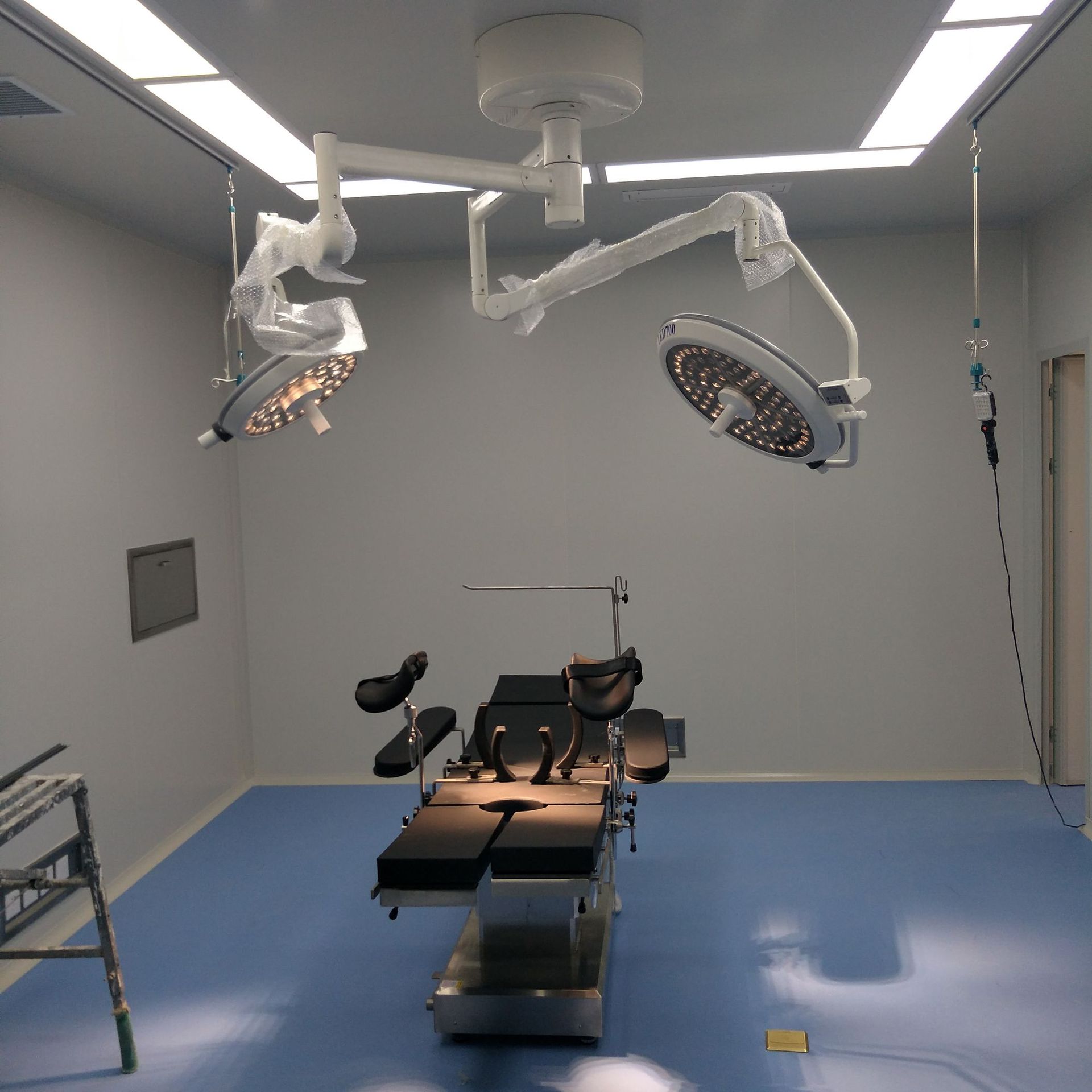 手术台骨科外科妇科整形美容用手术床可升降倾斜平移电动液压门诊-阿里巴巴