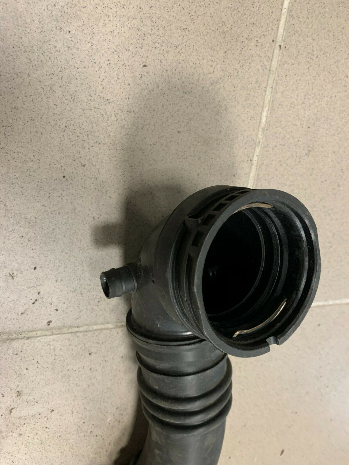 适用于宝马 X5涡轮增压中冷器空气软管 13718603096 新品热卖-阿里巴巴