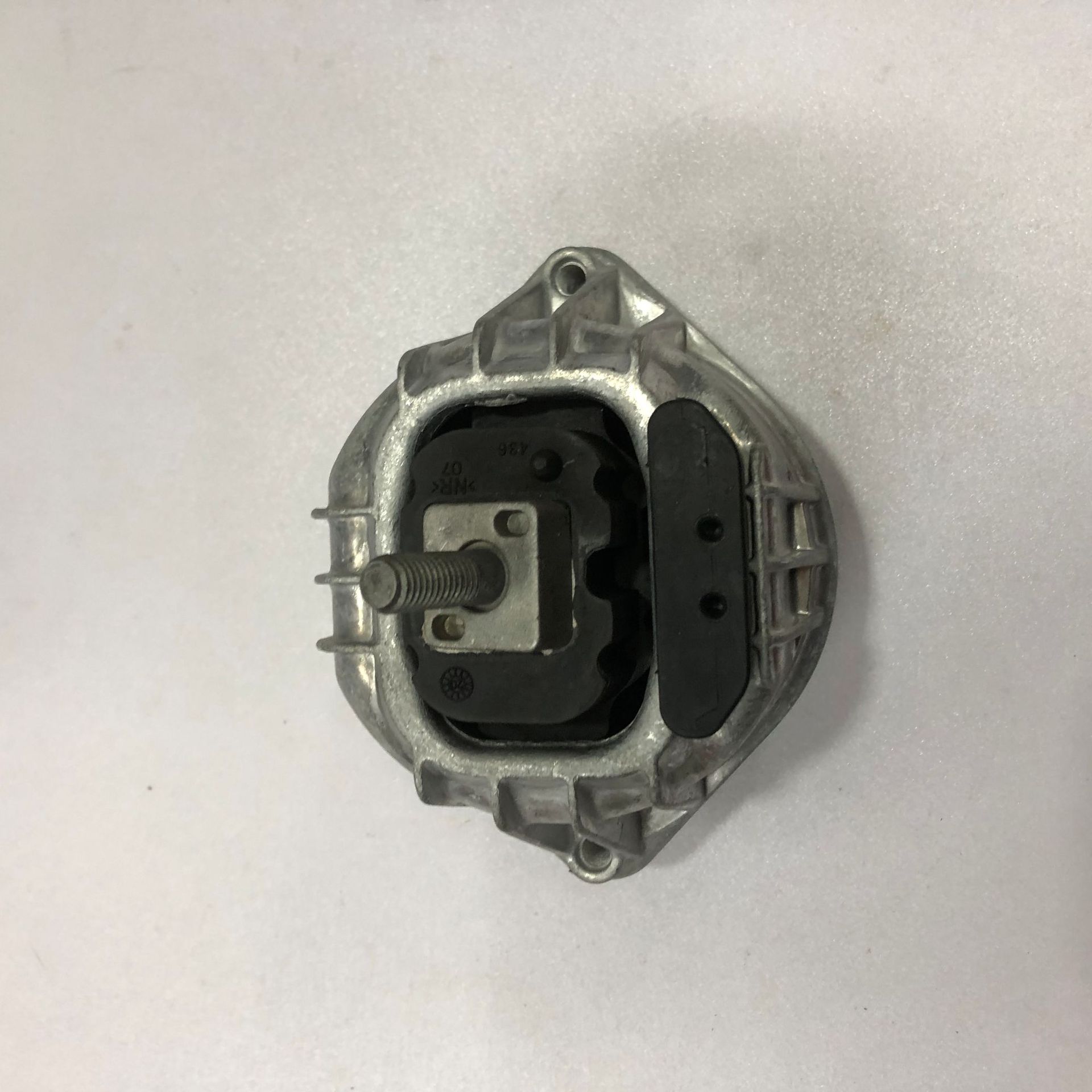 工厂批发汽车配件适用于宝马 汽车发动机支架 机脚胶 22116768852-阿里巴巴