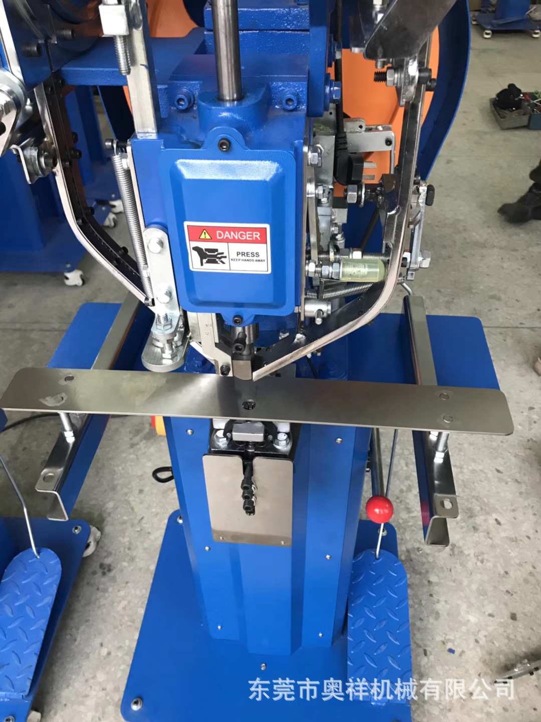 奥祥品牌推荐头盔全自动铆钉机 自动上钉铆钉机自穿刺铆接设备-阿里巴巴