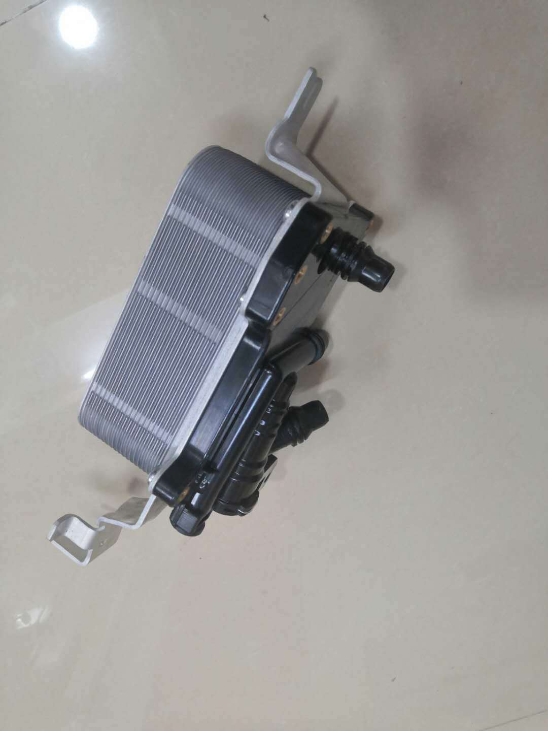 适用于宝马F07F10F11F01F02F03 机油冷却器 17217638580 带节温器-阿里巴巴