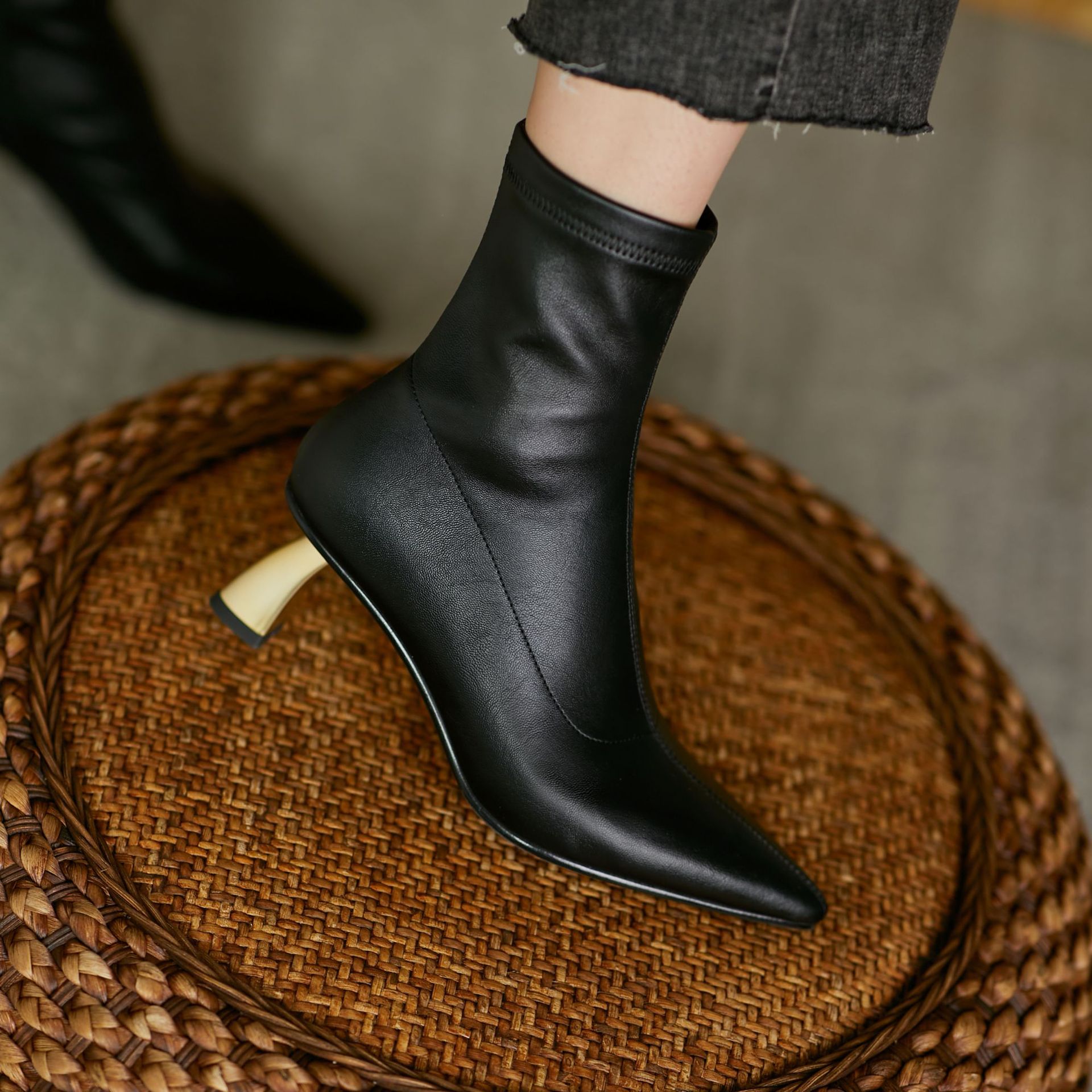 Chiko Jessika Pointed Toe Curved Heels Boots