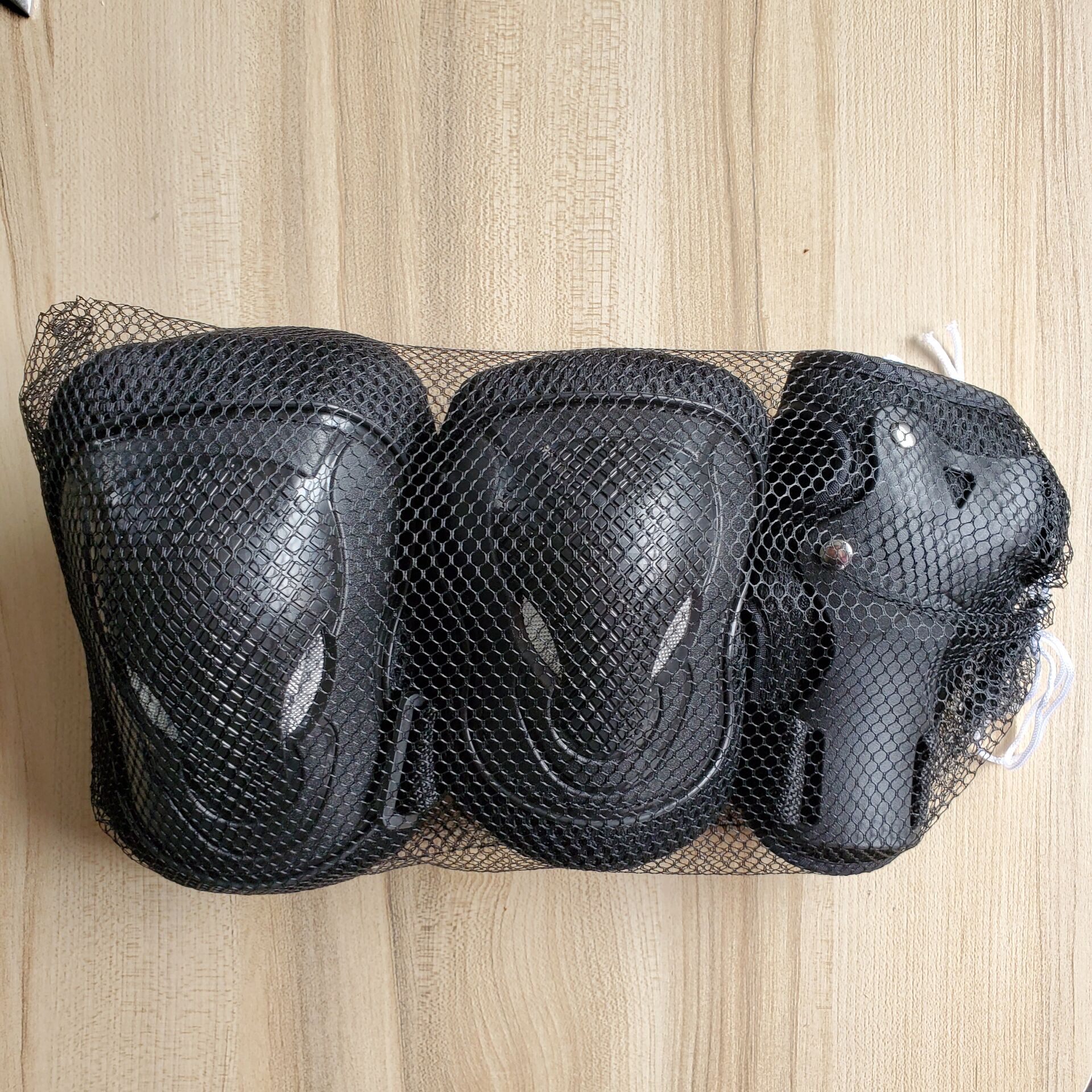 成人加厚型轮滑护具/滑板漂移板自行车溜冰六件套护手/护膝/护腕-阿里巴巴