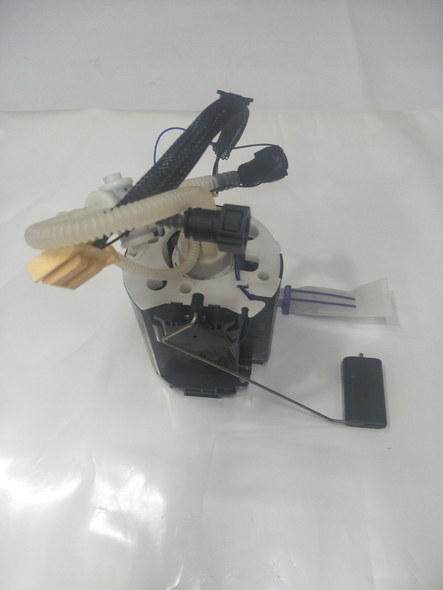 汽车配件电动燃油泵总成 适用于路虎LR2 LR036126 电动燃油泵-阿里巴巴