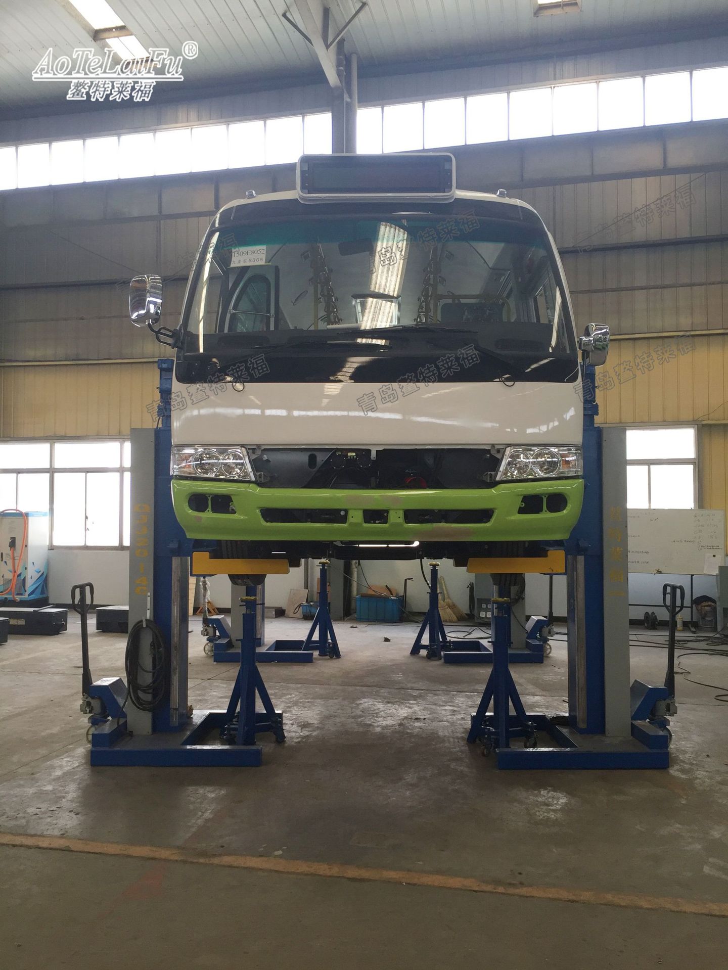 供应鳌特莱福四柱大客举升机，移动式四柱举升机-阿里巴巴