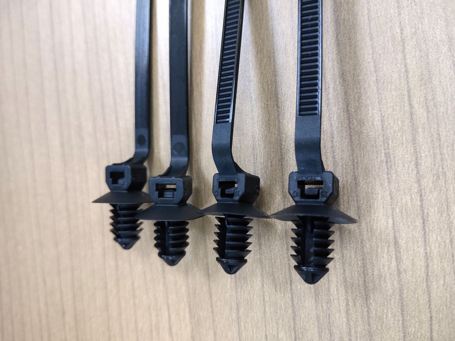 157-00185扎带hellermanntyton海尔曼太通耐电缆线扣螺柱卡扣绑带-阿里巴巴