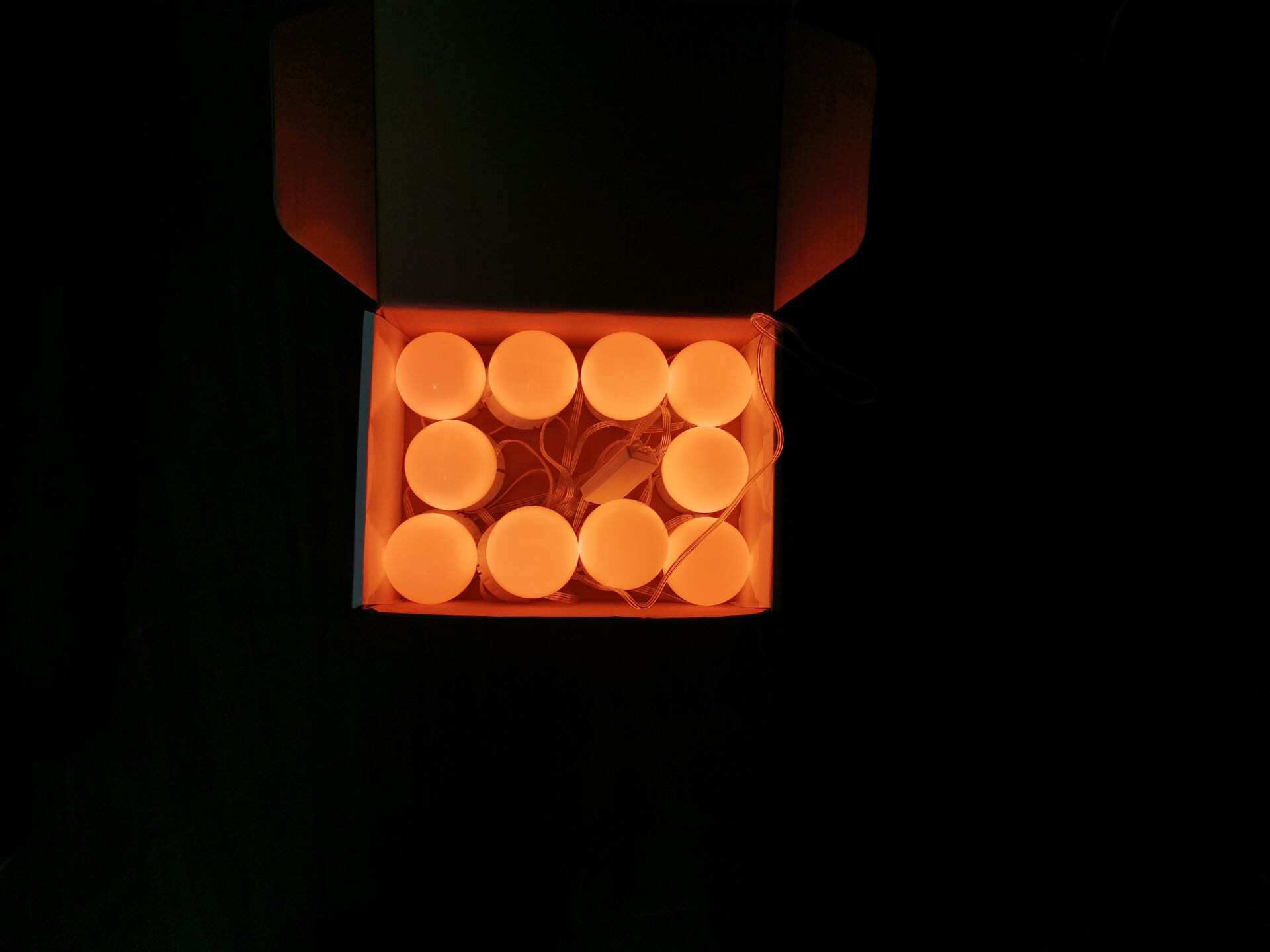 新款镜子好莱坞镜前灯led化妆镜灯泡串吸盘彩色串灯 厂家现货采购价格、怎么样、行情市场-CCEE选品中心