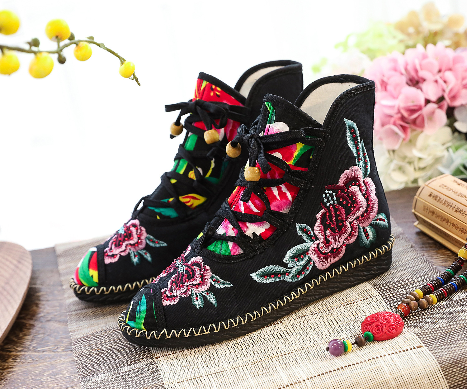 2020 Autumn and Winter Old Beijing Cloth Shoes Women's Embroidered ...